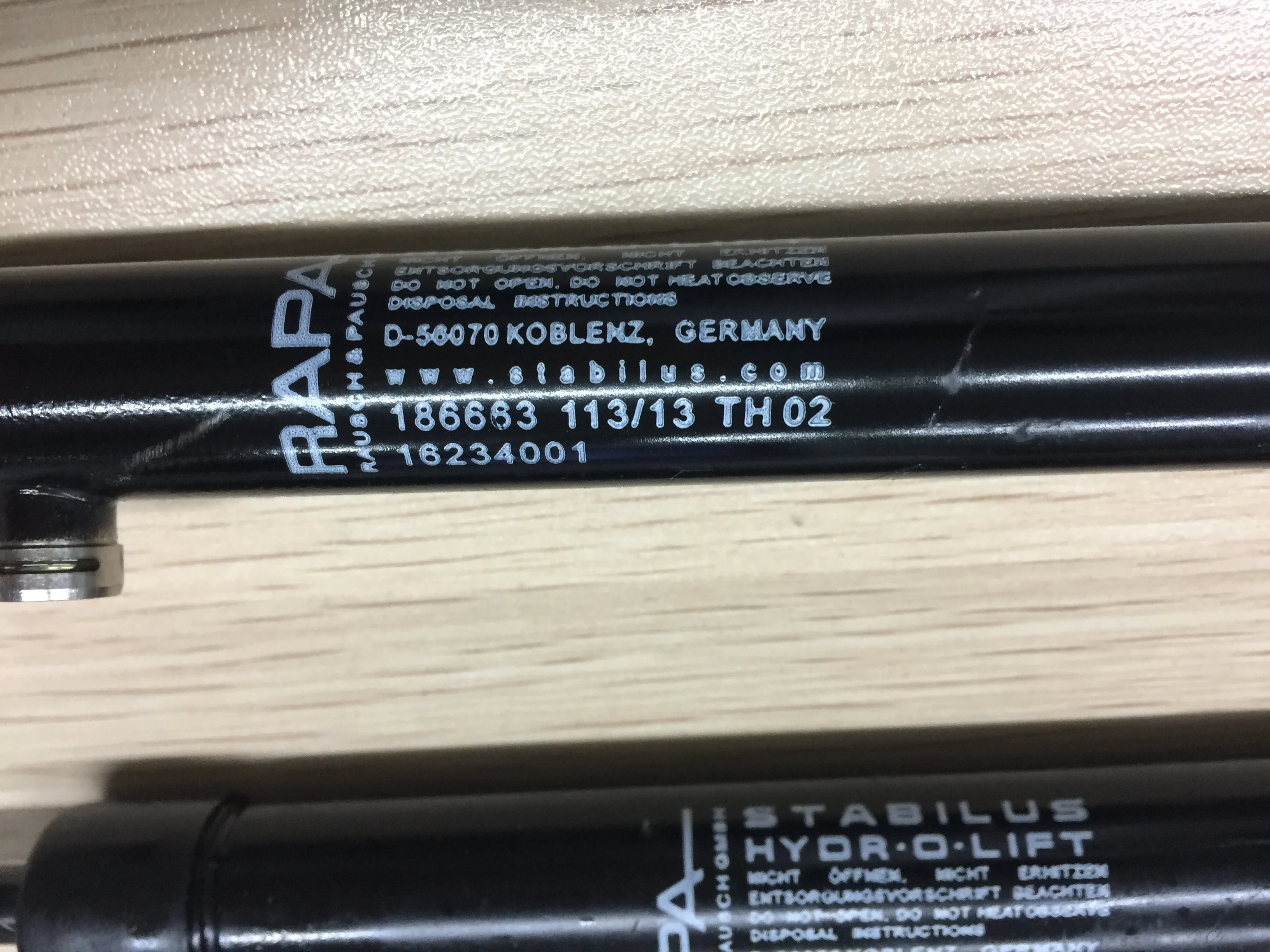 Ferrari 458 Spider & 488 Pista Spider Hydraulic Gas Strut Piston