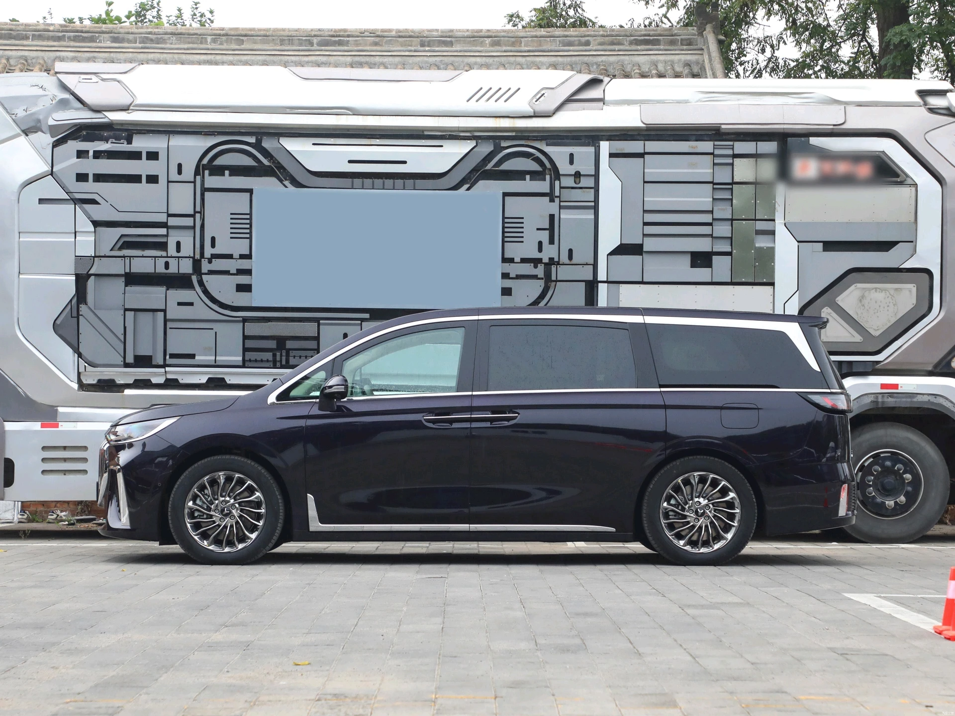 Electric Car 2024 Lantu Version Voyah Dreamer Ev 7 Seat Medium Big Mpv Hybrid Electric Car - Buy ...