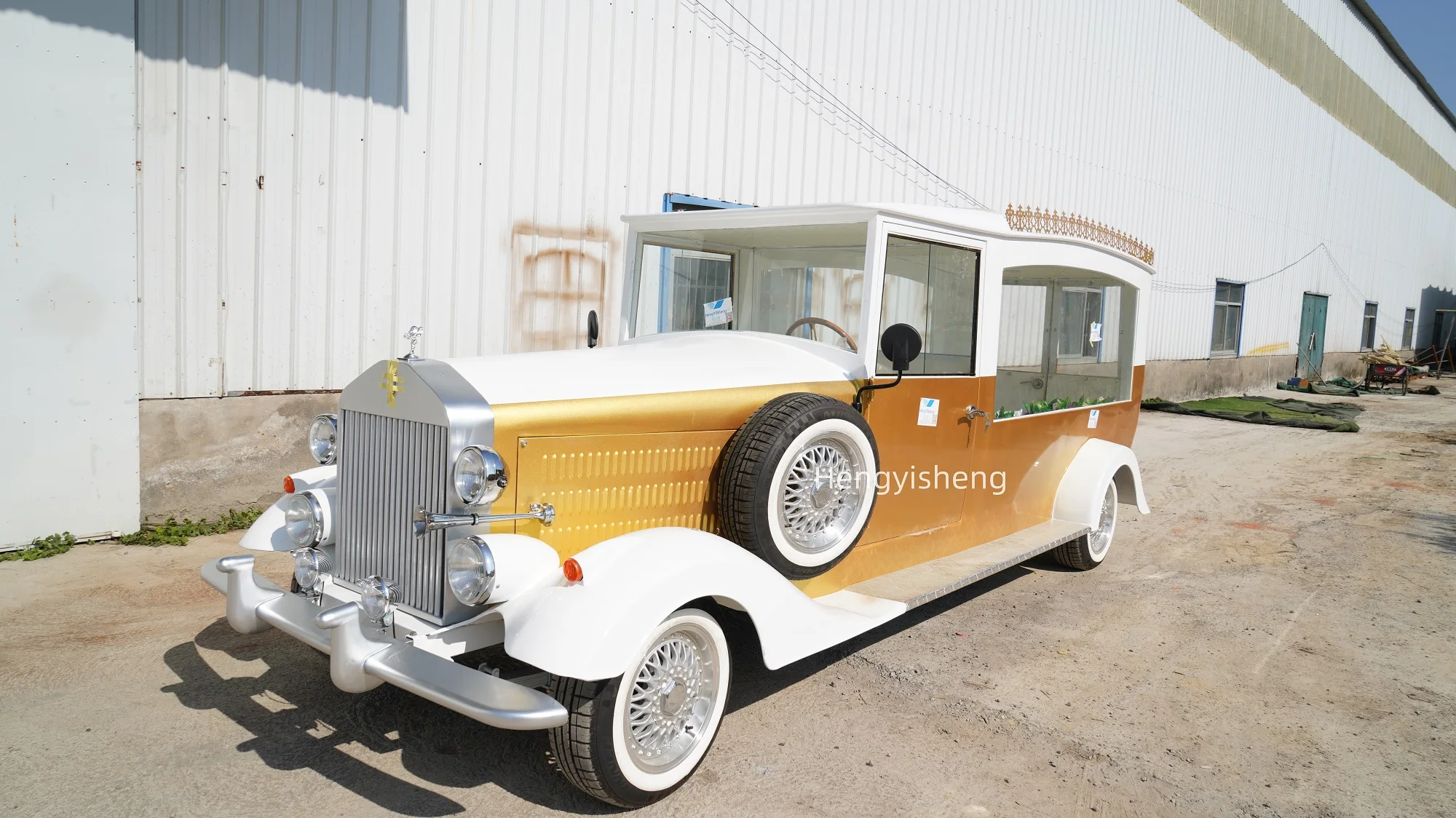White Funeral Hearse - English Style Limousine Manufacturers