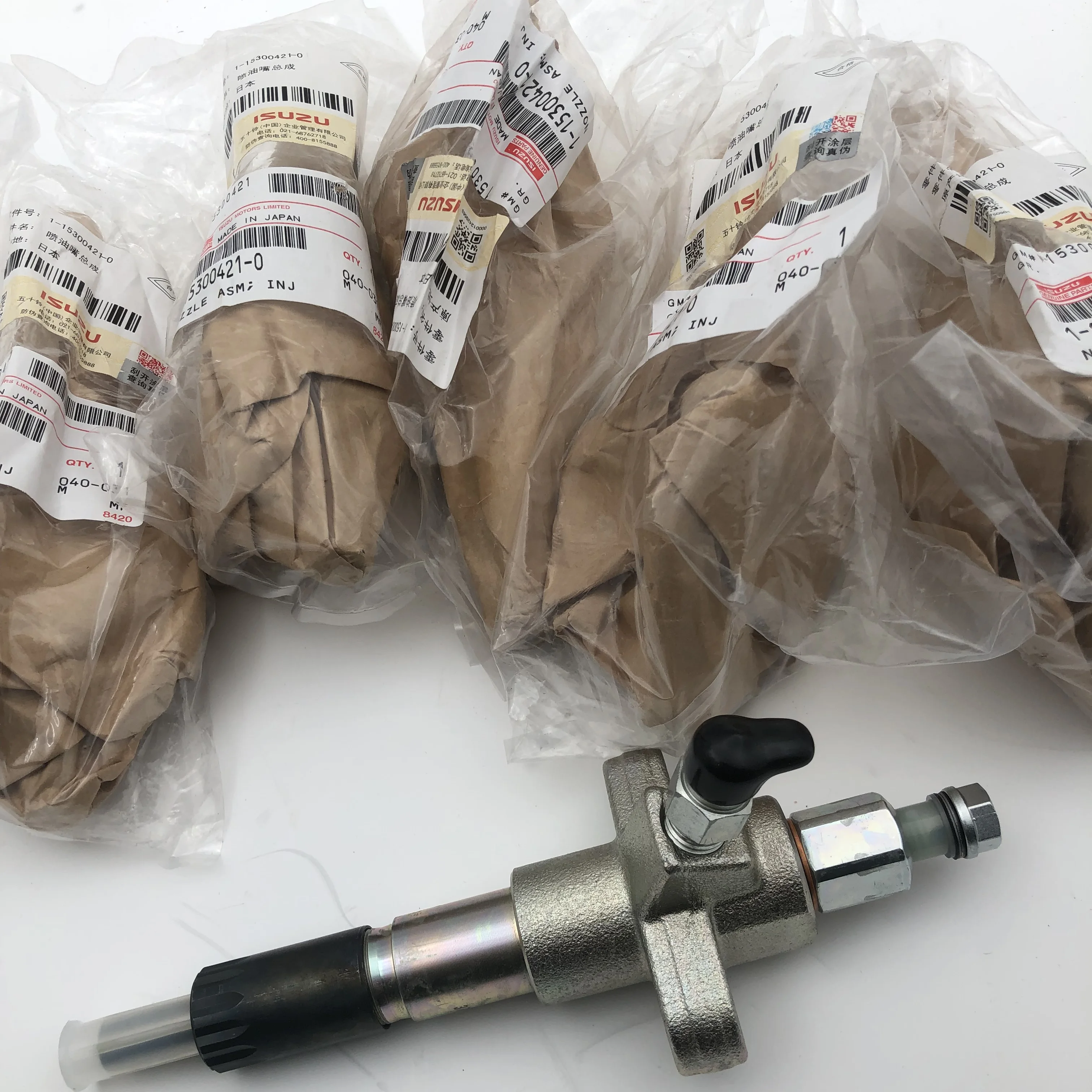 Excavator Spare Parts Isuzu 4bg1 6bg1 Engine Fuel Injector 1-15300421-0 ...