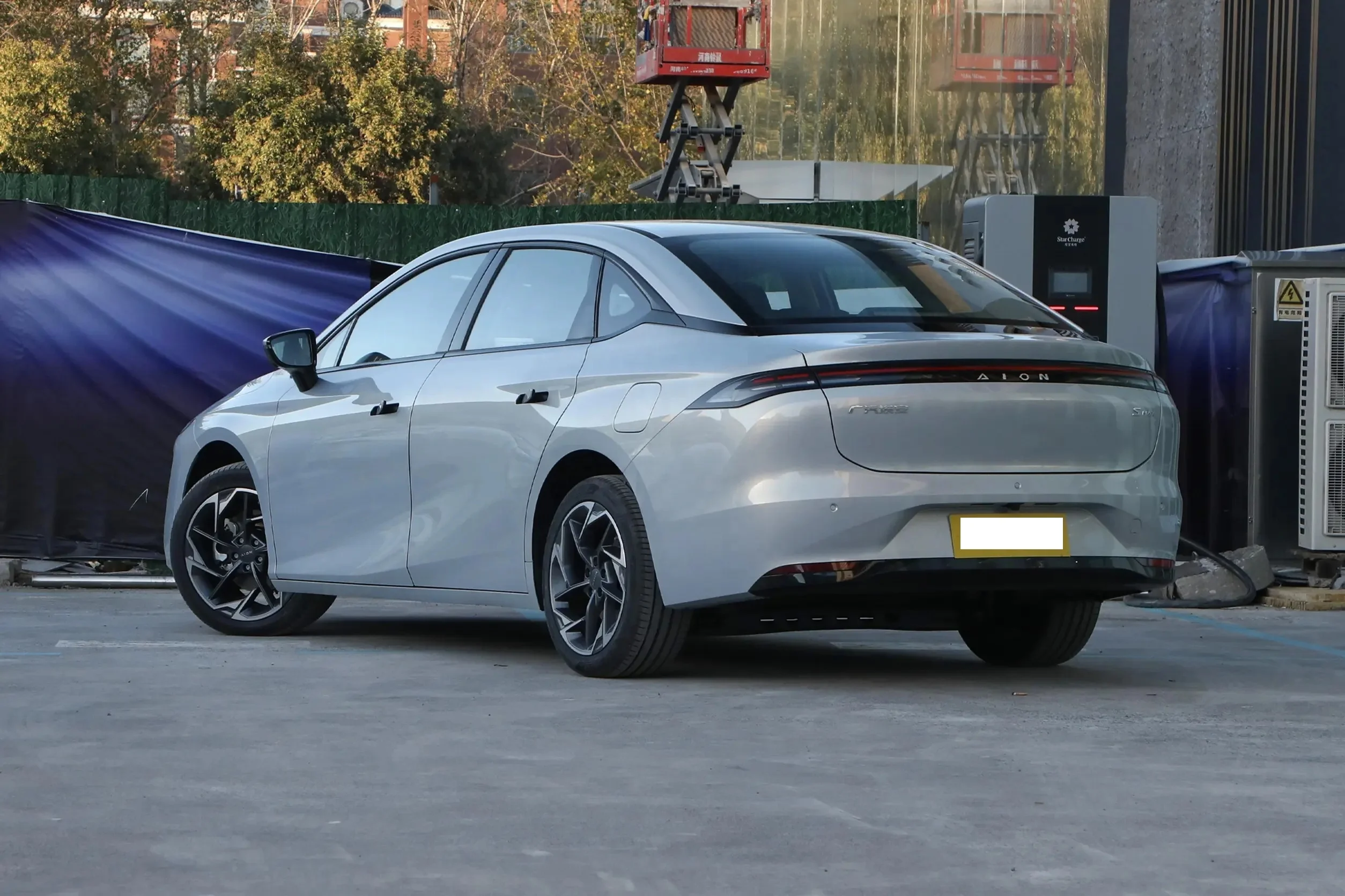 Gac Aion 2024 High Performance 610km Long Range Electric Vehicle 4door-5seat Sedan Gac Aion S ...