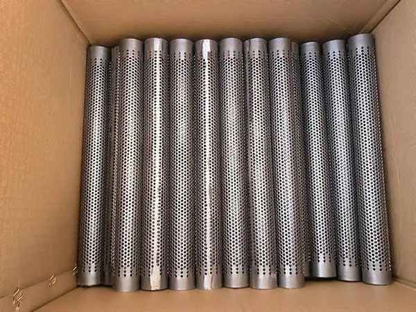 Perforated Pipe / Tube 50 100 150 200 Micron Ss Perforated 304 316l ...