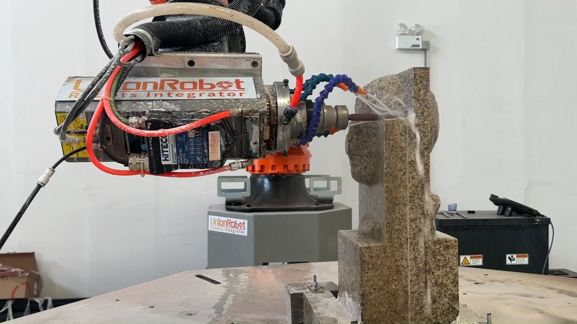 Professional Industrial Robot Arm With Italay Hiteco Spindle Rotated ...