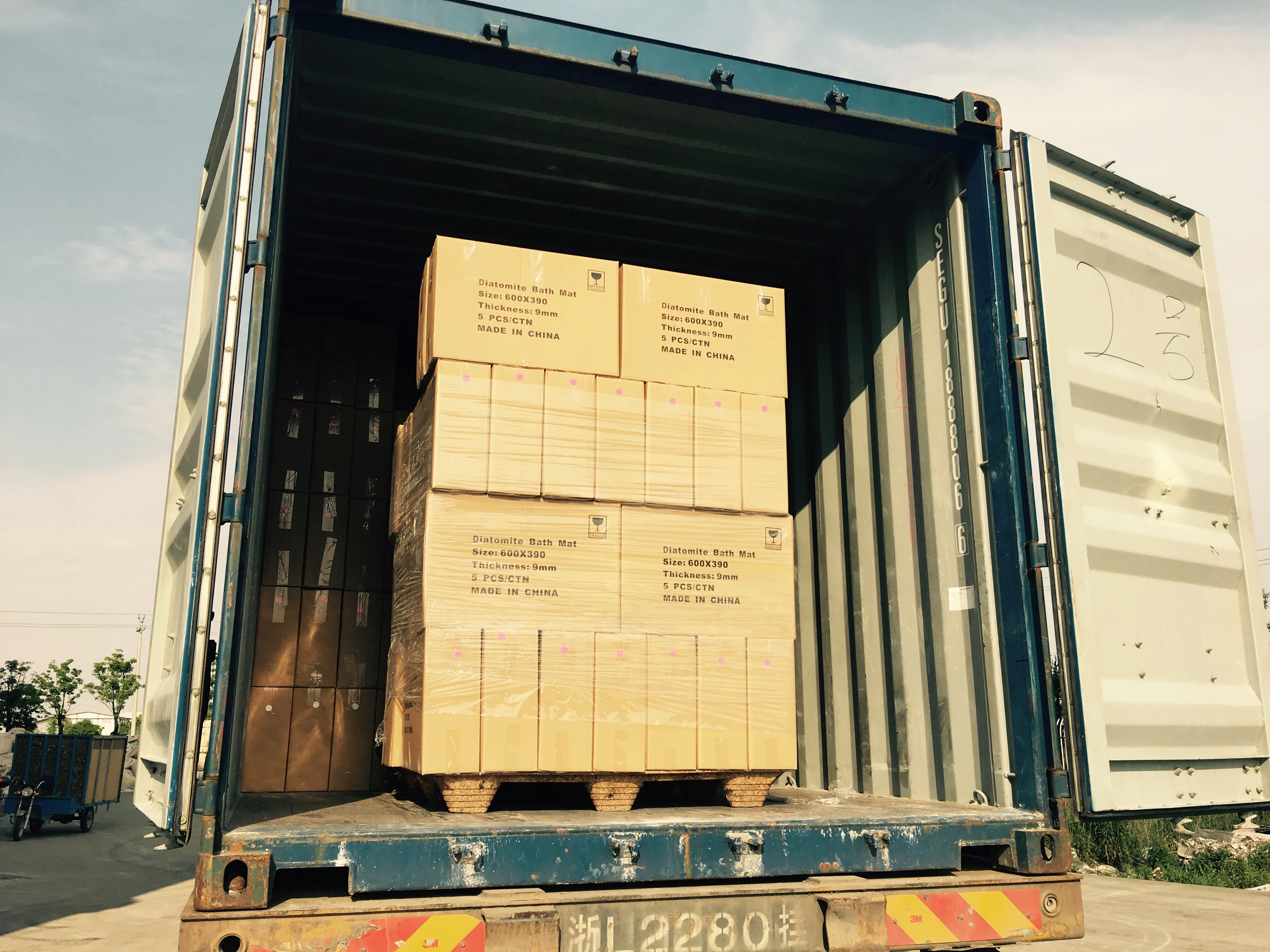 Odm/oem Fast Water Drying Super Absorbent Non-slip Diatomite Earth Bath ...