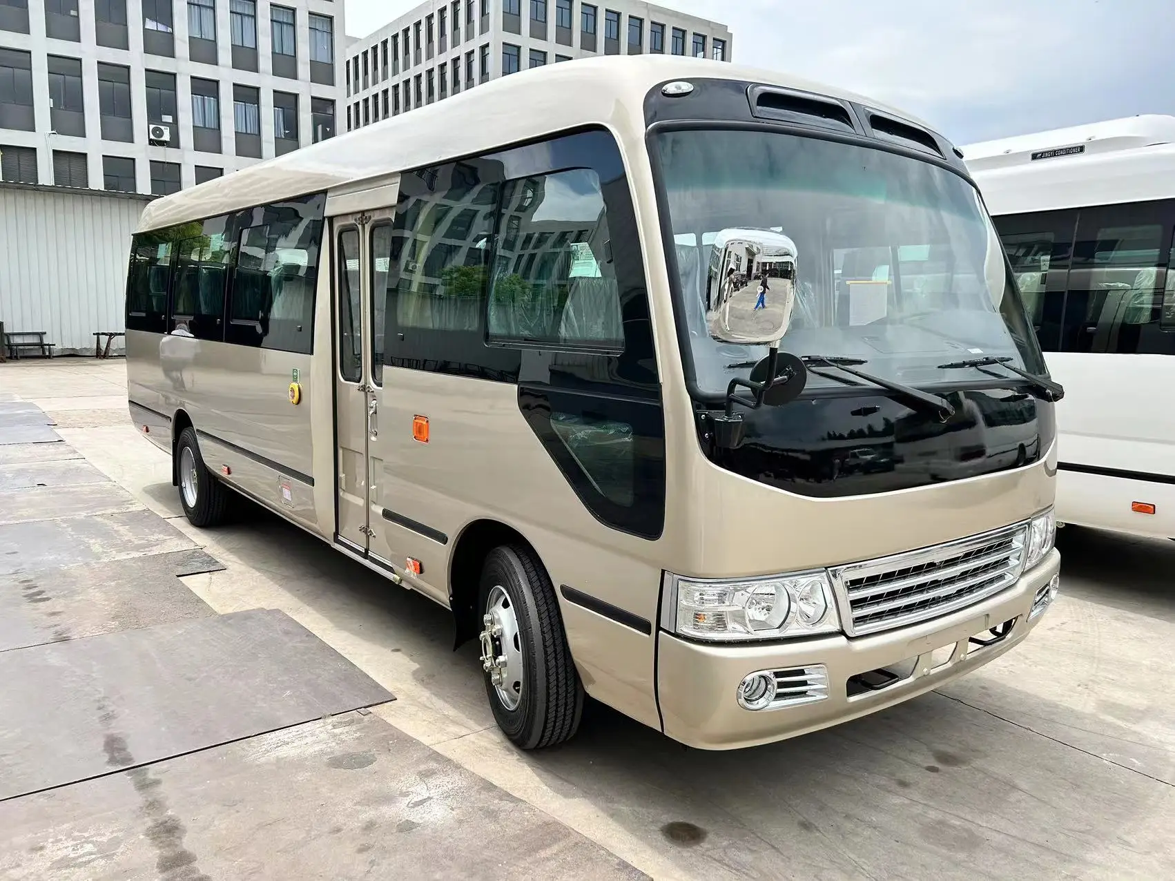 Japan Bus Coach Toyo Ta Coaster 30 Seats With Diesel Engine Leather ...
