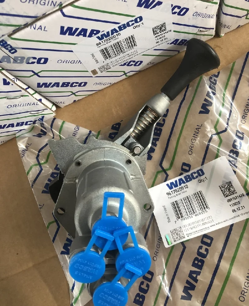Parking Brake Valve for DAF MAN VOLOVV IVECOO Mercedes-Benz SCANIAA ...