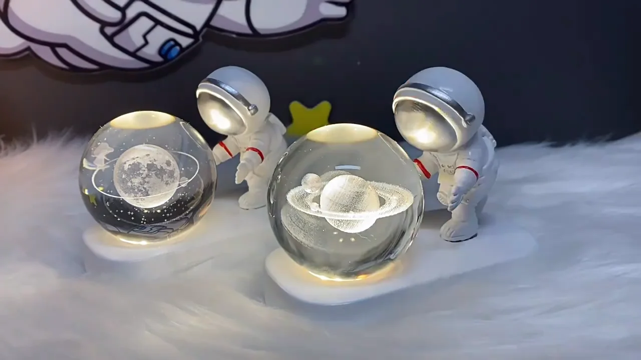 3d Creative Romantic Luminous Engraving Galaxy Astronaut Lamp Led ...