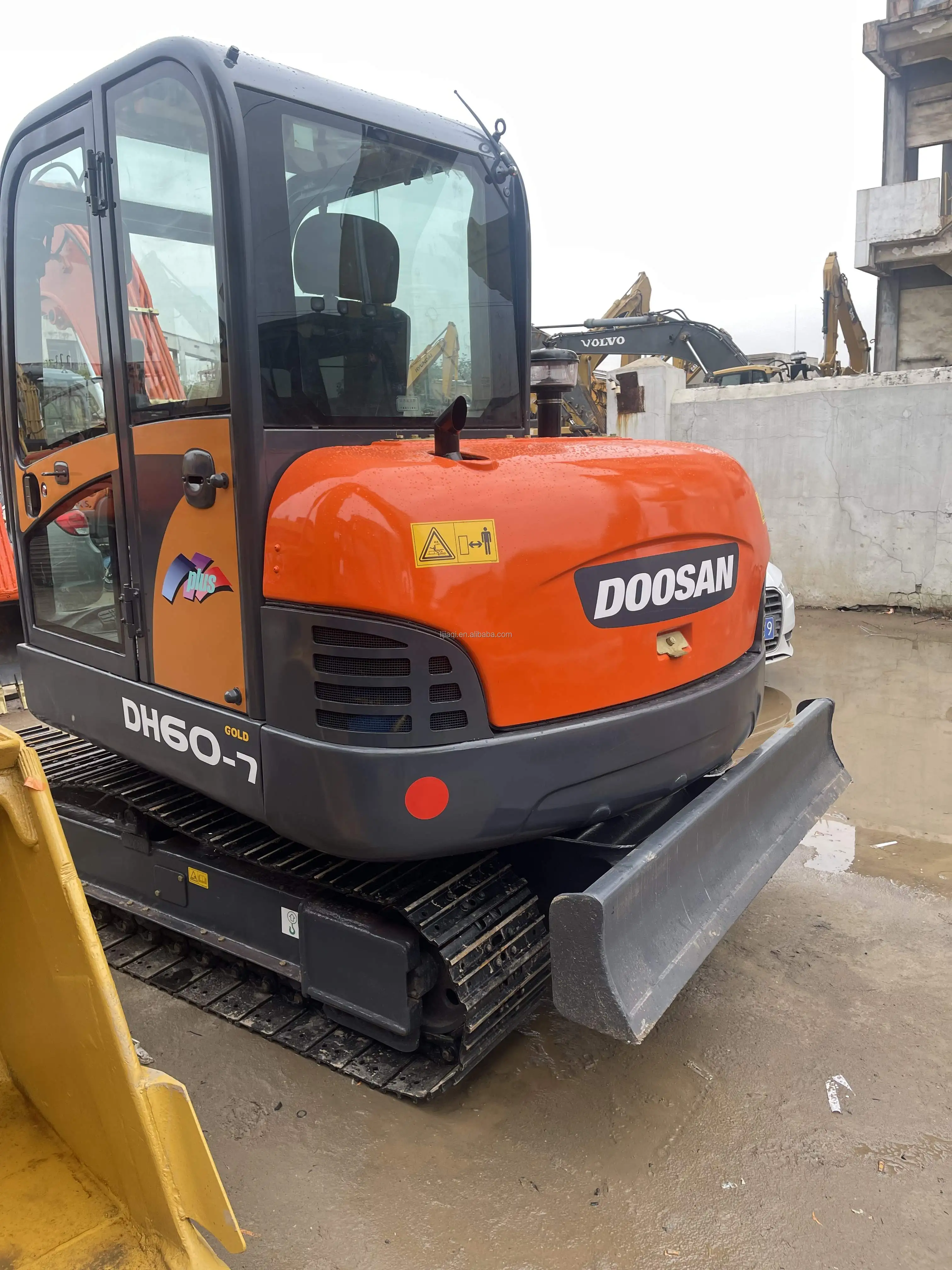 Low Price Used Mini 6ton Doosan Dh60-7 Crawler Excavator - Buy Used ...