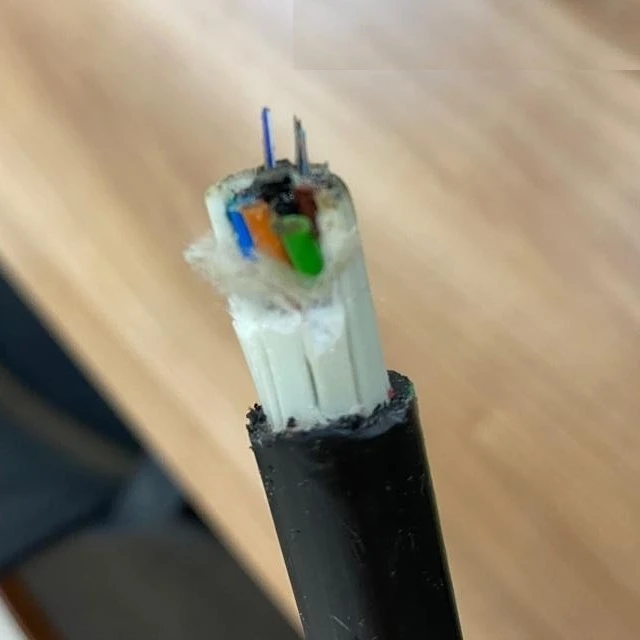 ADSS FRP Armored Non Metallic Duct Anti-Rogent Fibre Optica Cable SM 24 ...