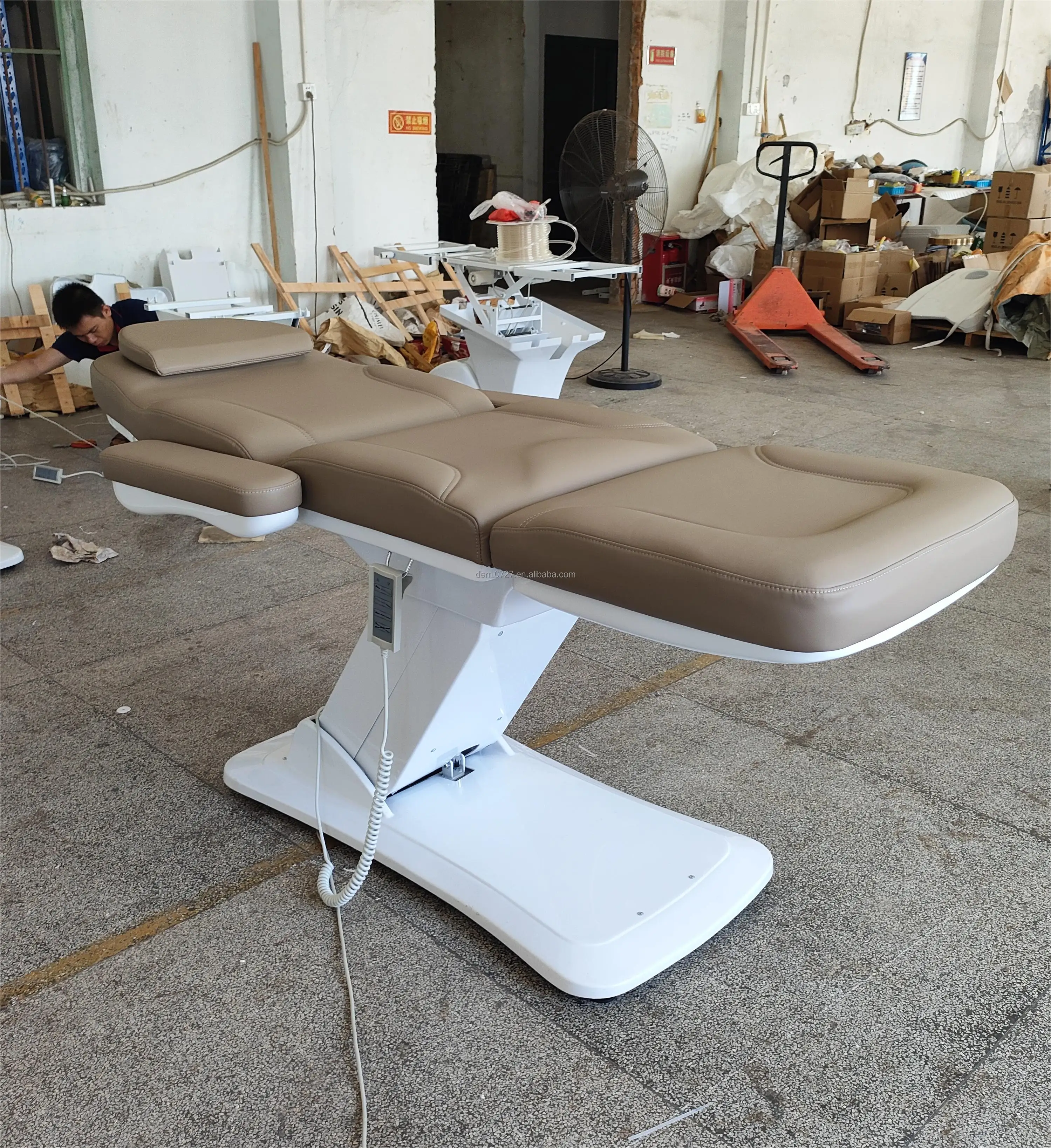 Luxury Esthetician Equipment Massage Table Salon White Wax Gold ...