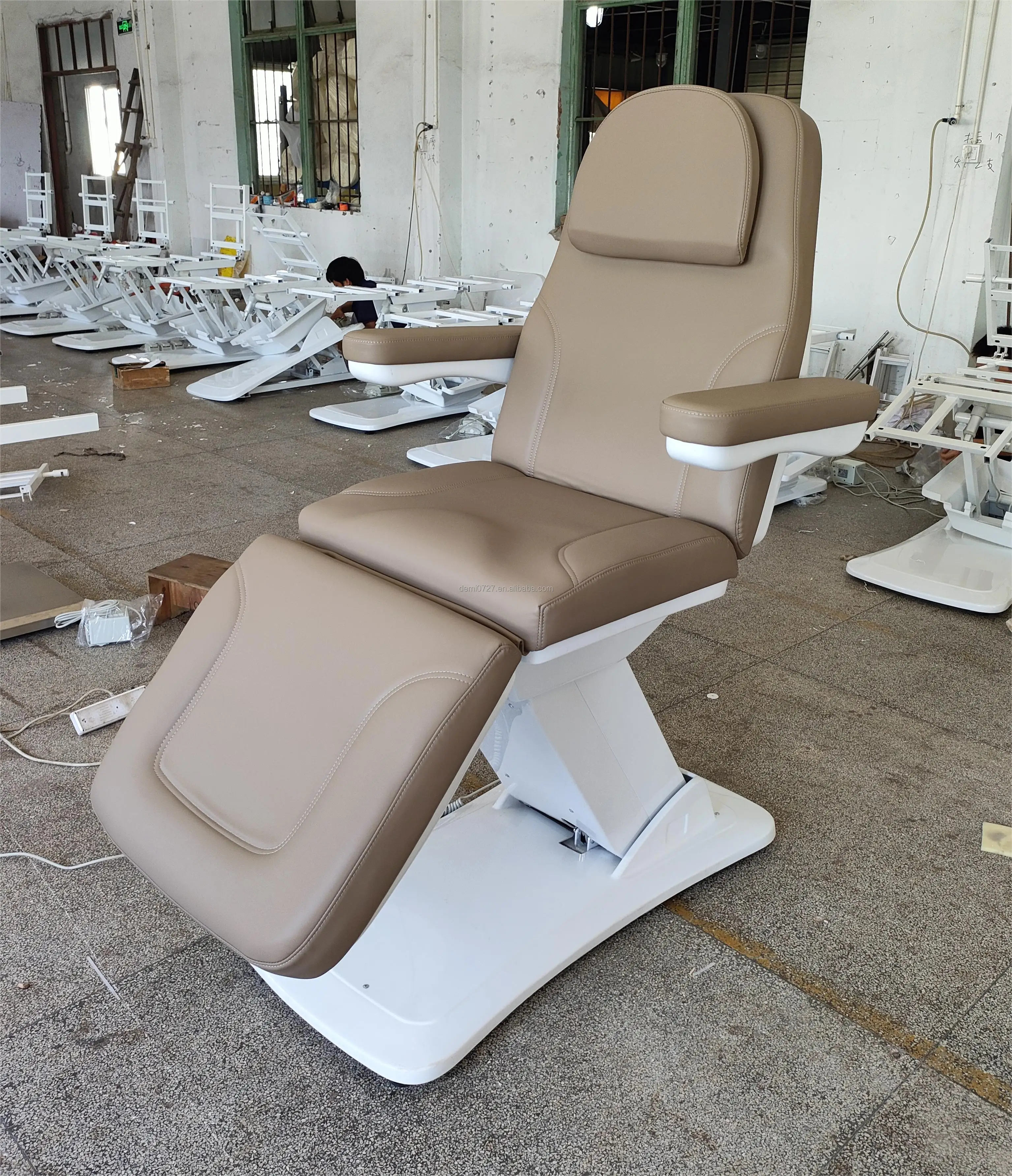 Luxury Esthetician Equipment Massage Table Salon White Wax Gold ...