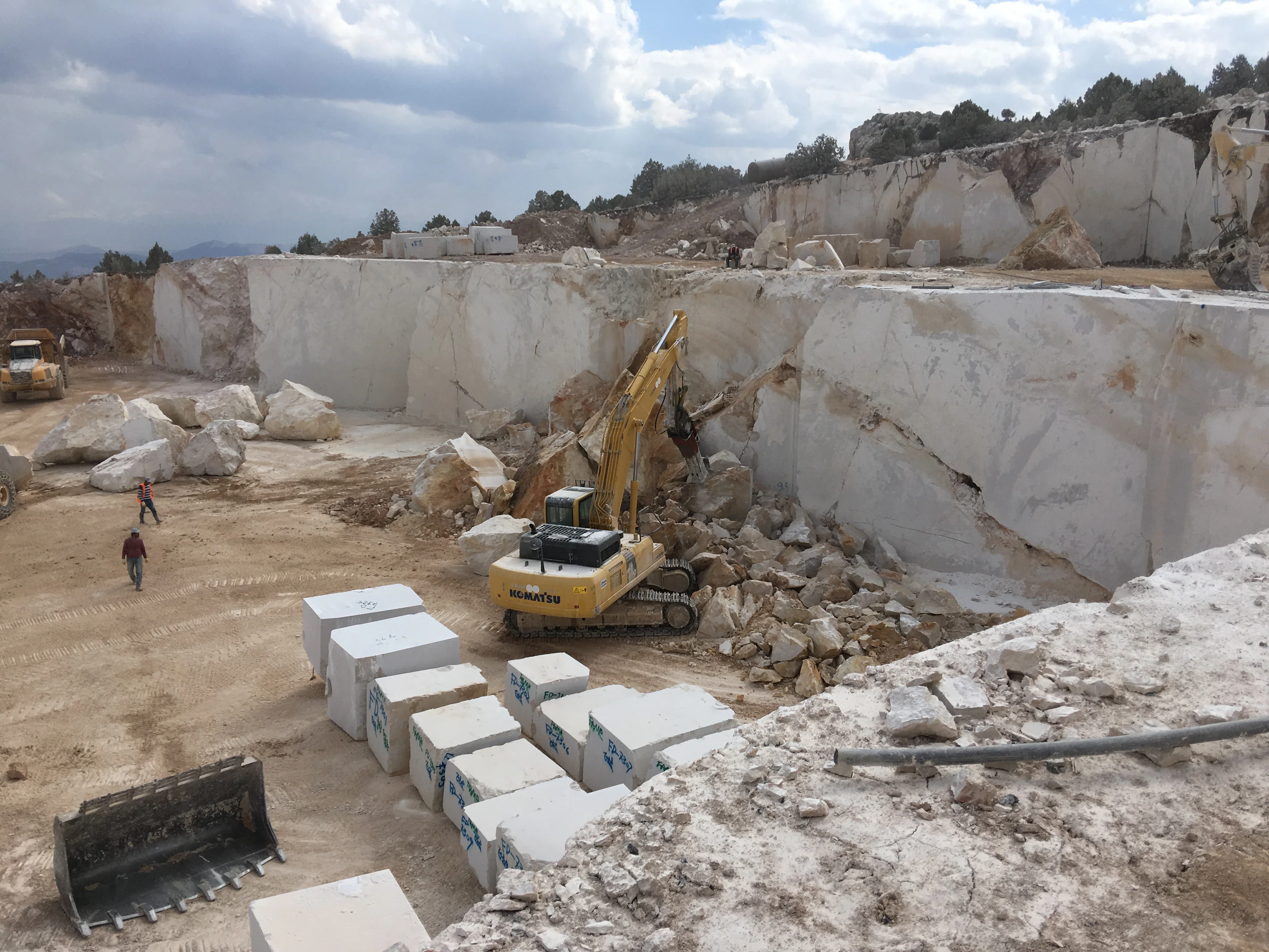 Cristallo Pink Natural Quartzite Translucent Pink Quartzite Pink ...