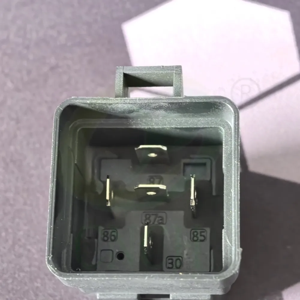 12 Volt 40 Amp 5 Terminal General Purpose Automotive Change-over Relay ...