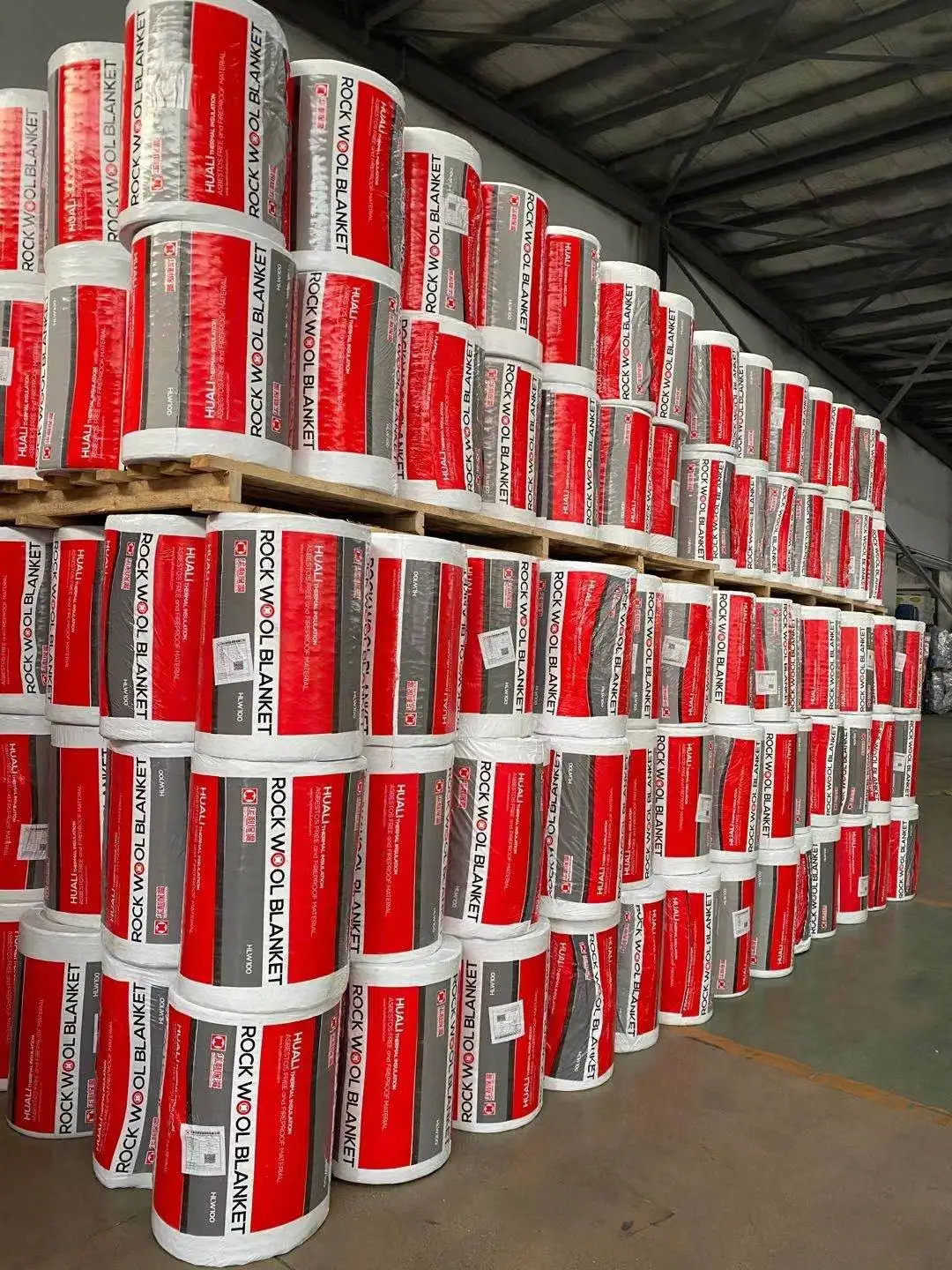 Green Rock Insulation With Wire Mineral Wool Felt Batts Waterproof ...