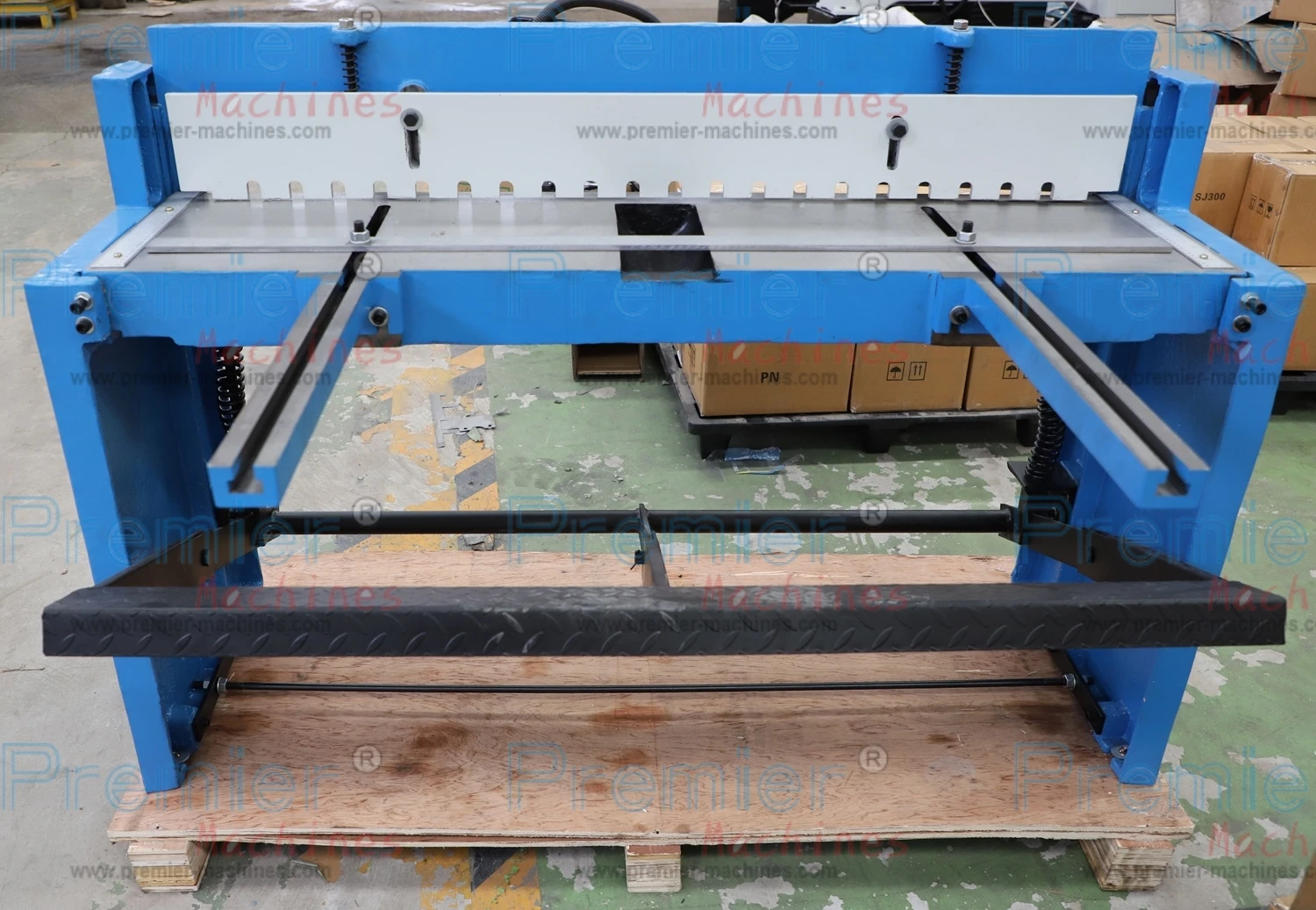 Q01-1.5x1320 Manual Sheet Metal Shearing Machine - Premier Machines