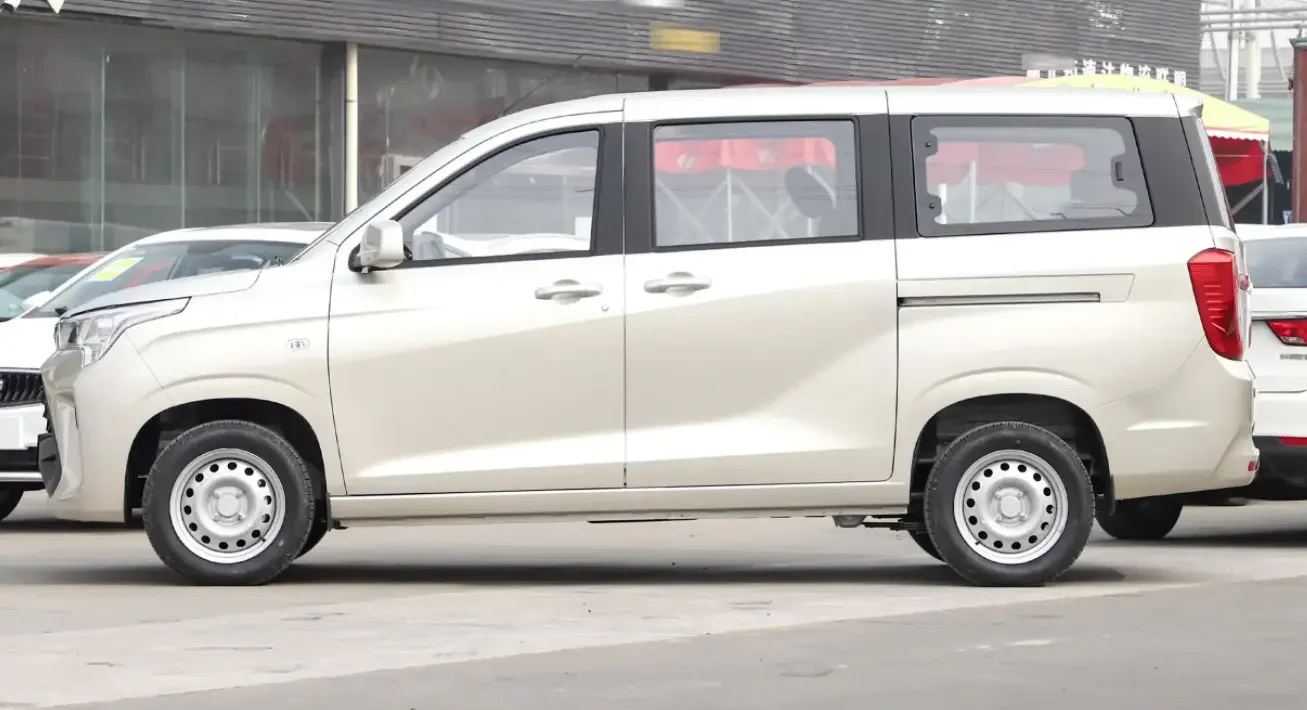 Dongfeng Fengon 380 - Versatile Passenger and Delivery Van