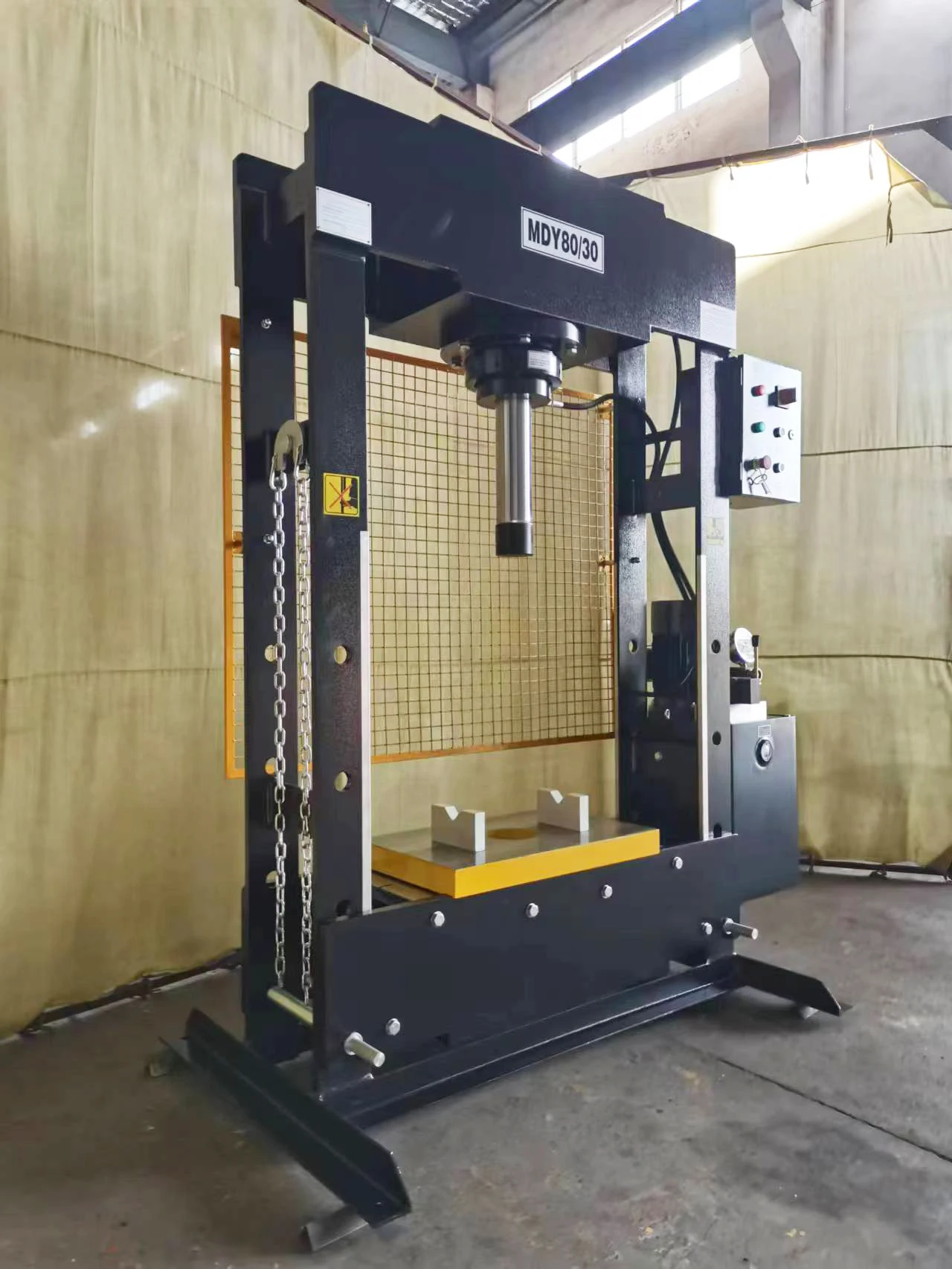 80 Ton Hydraulic Press Machine - High Safety & Pressure