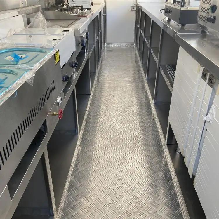 China Supplier Prefabricated Shipping Container Cafe Bar Design