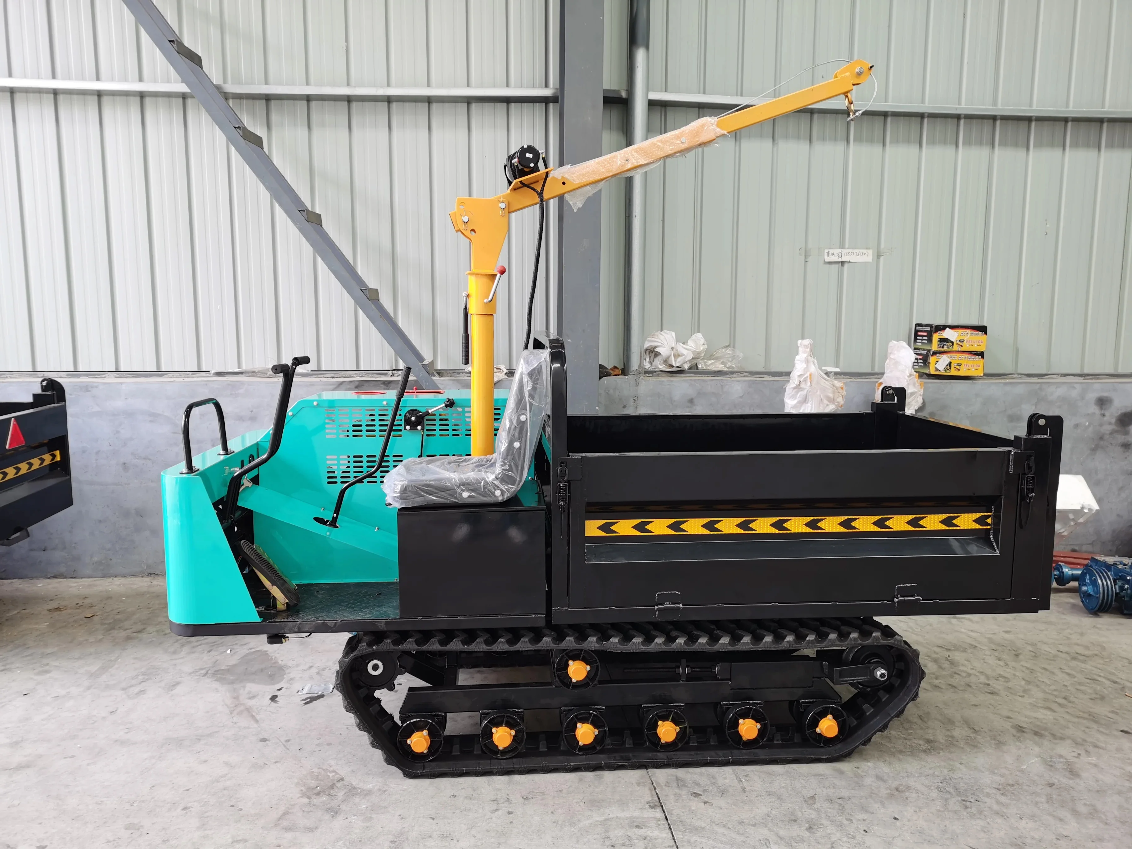 Mini Crawler Dumper - 500kg Tracked Dumper for Easy Material Transfer