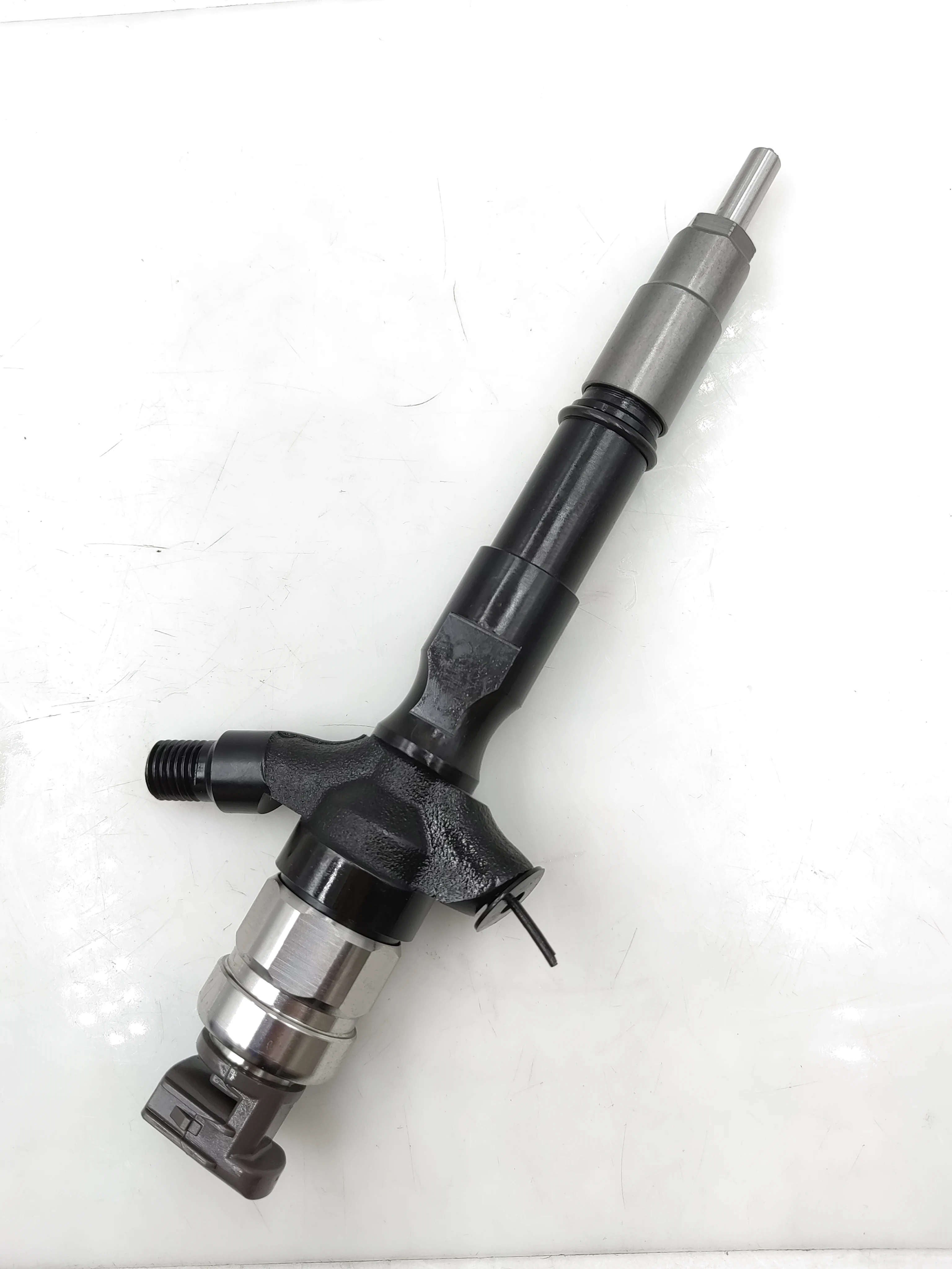 Common Rail Engine Fuel Diesel Injector Nozzles 095000-7780 For Toyota ...