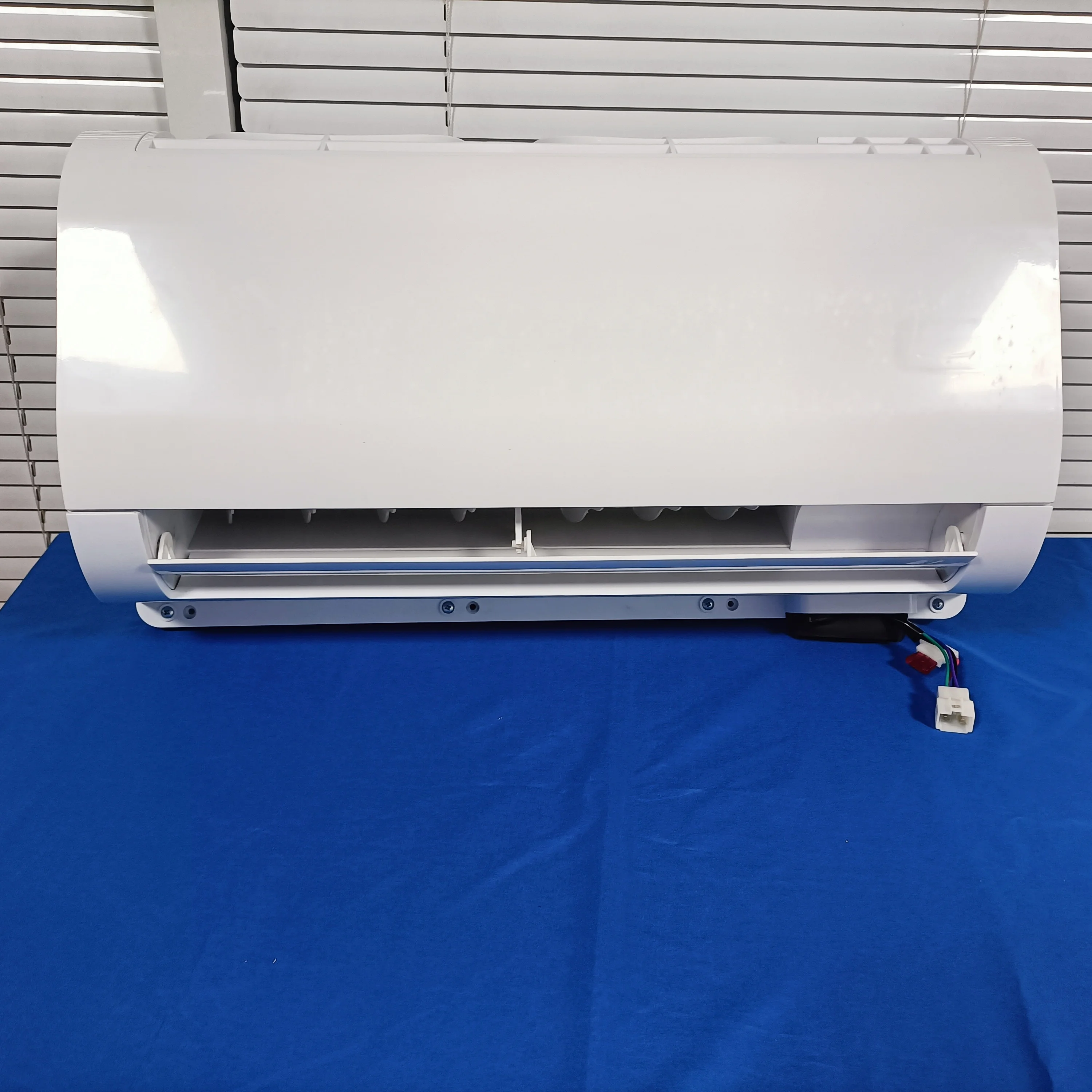 Truck Retrofit Parking Air Conditioner - 24v Electric AC