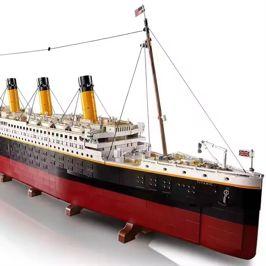 9000+ PCS Movie Serie Titanic Ship Moc Building Block Set Construction ...