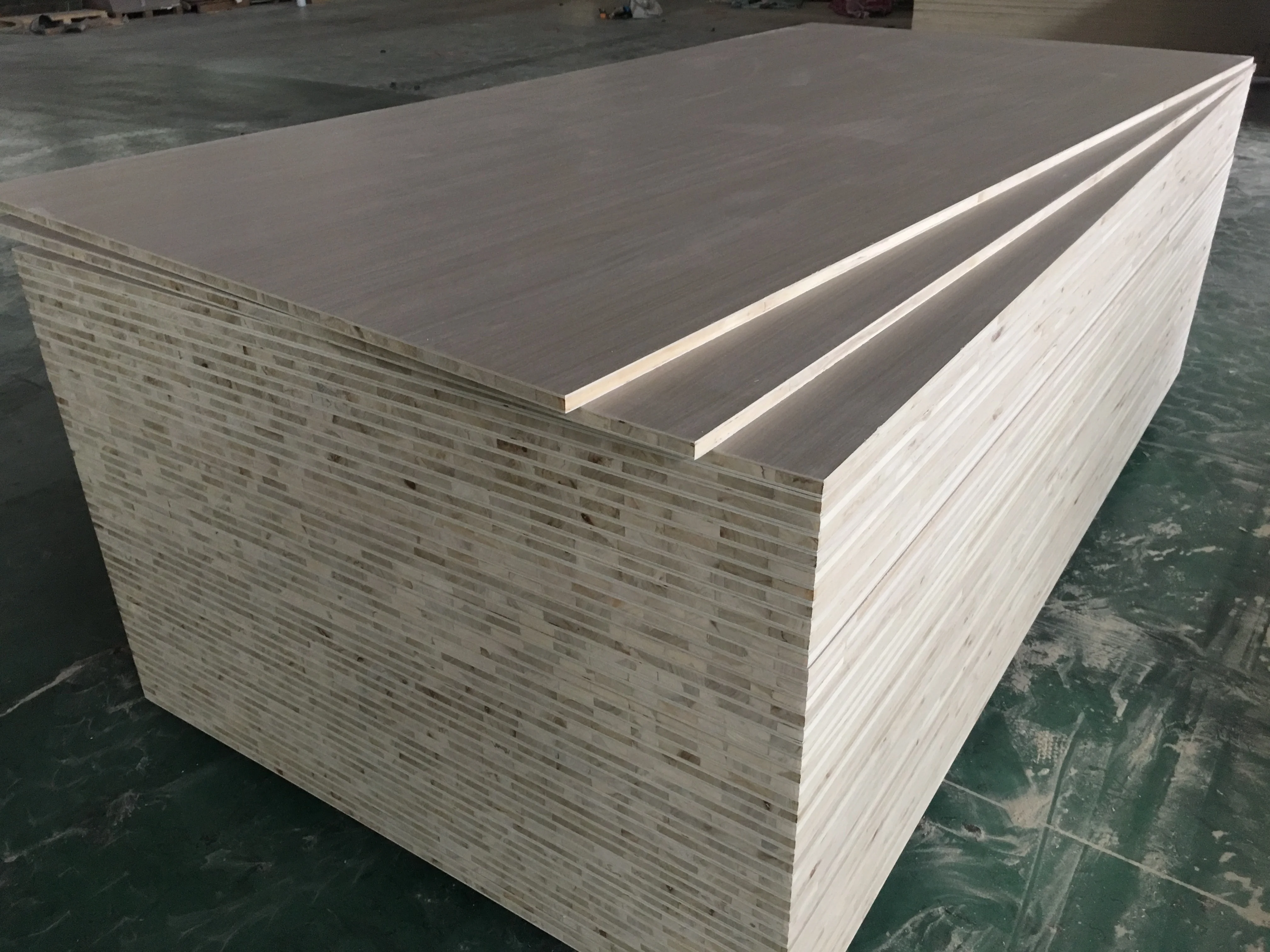 Professional Production of 4x8 Furniture Level Melamine Plywood