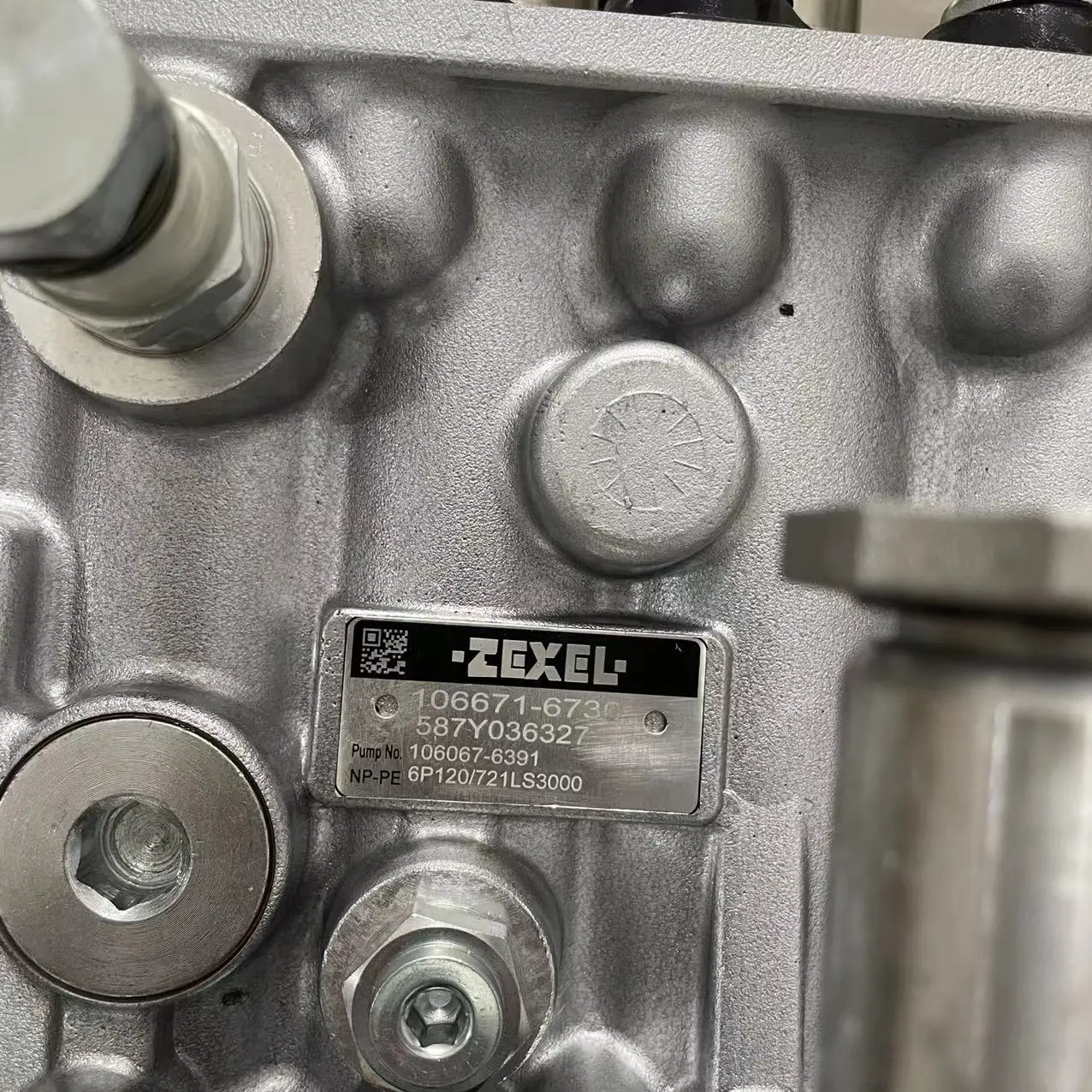 High Quality 6hk1 Fuel Injection Pump Zexel 106671-6730 for Zx360 Excavator