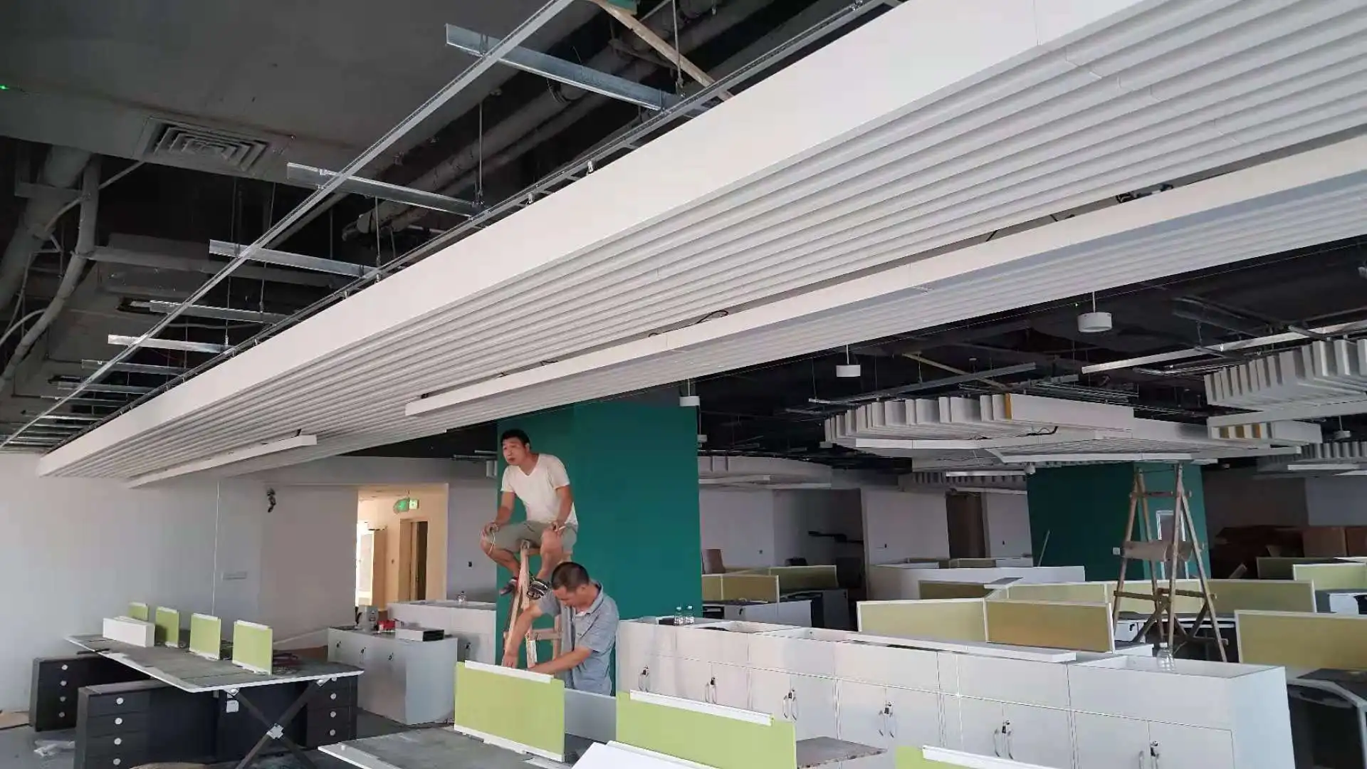 Interior Baffle Ceiling Line Shaped Wooden Composite Grille