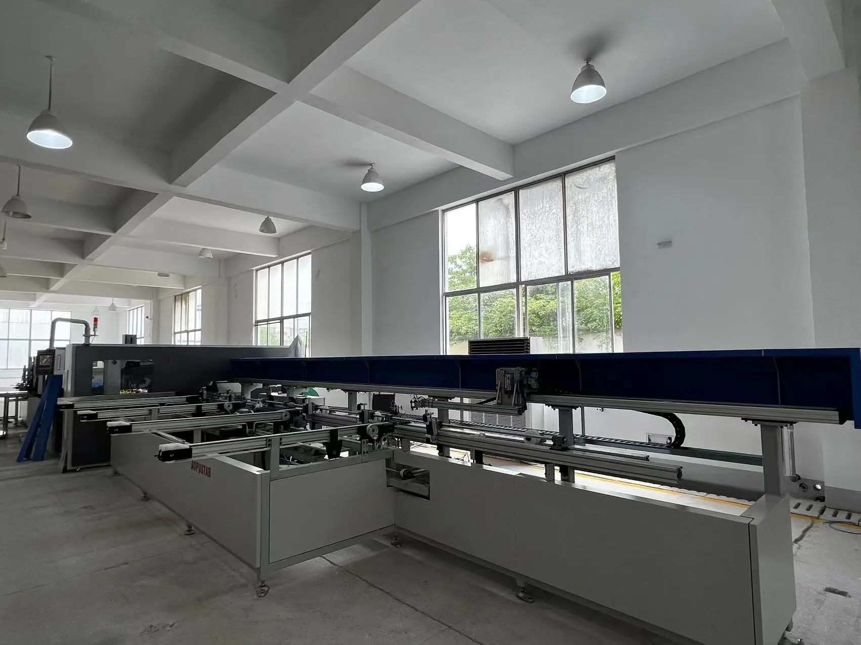 550W Bifacial Solar Panel - High Efficiency Power Generation