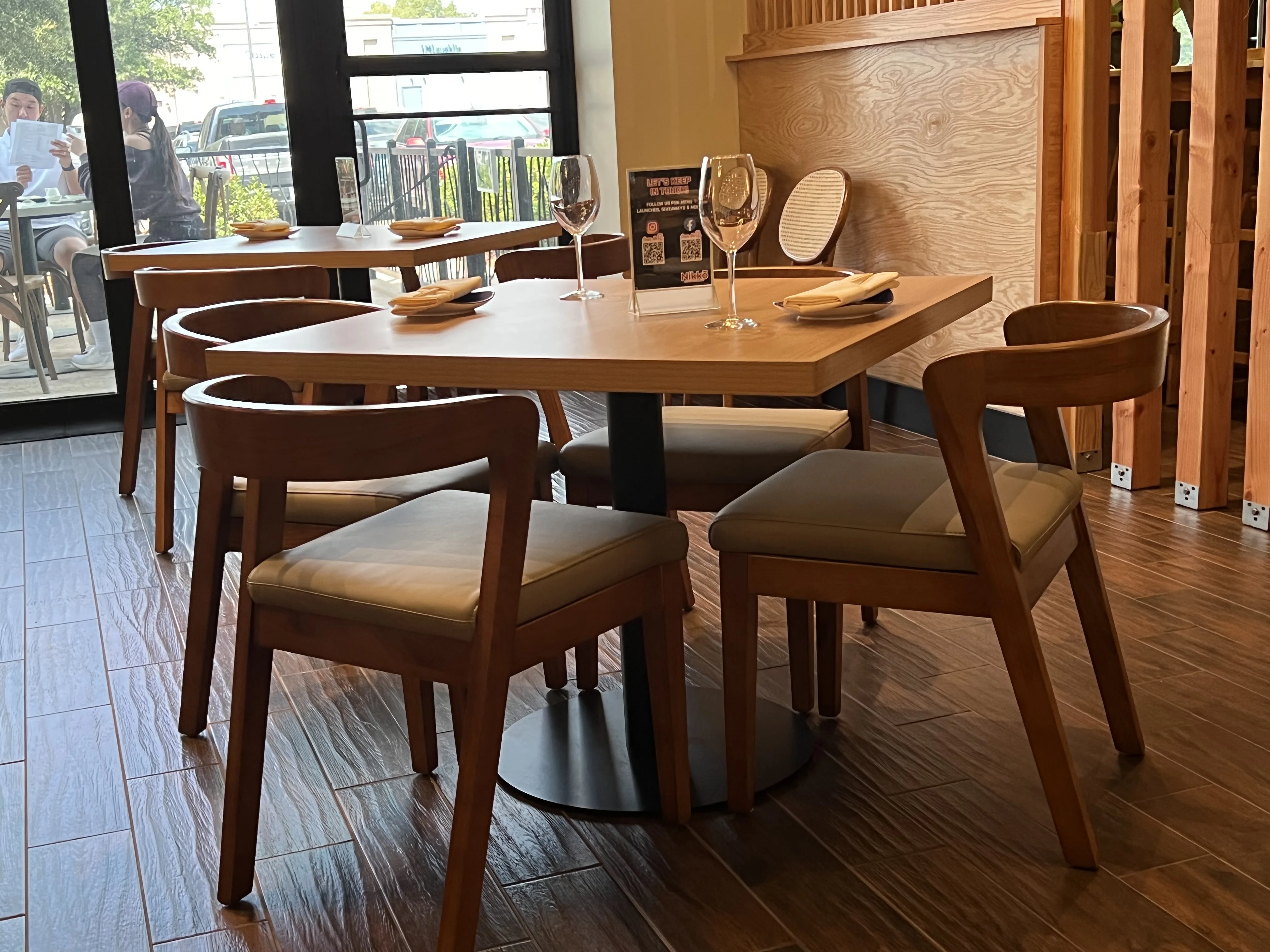 Foshan Factory Japanese Restaurant Furniture - Retro Sushi Style