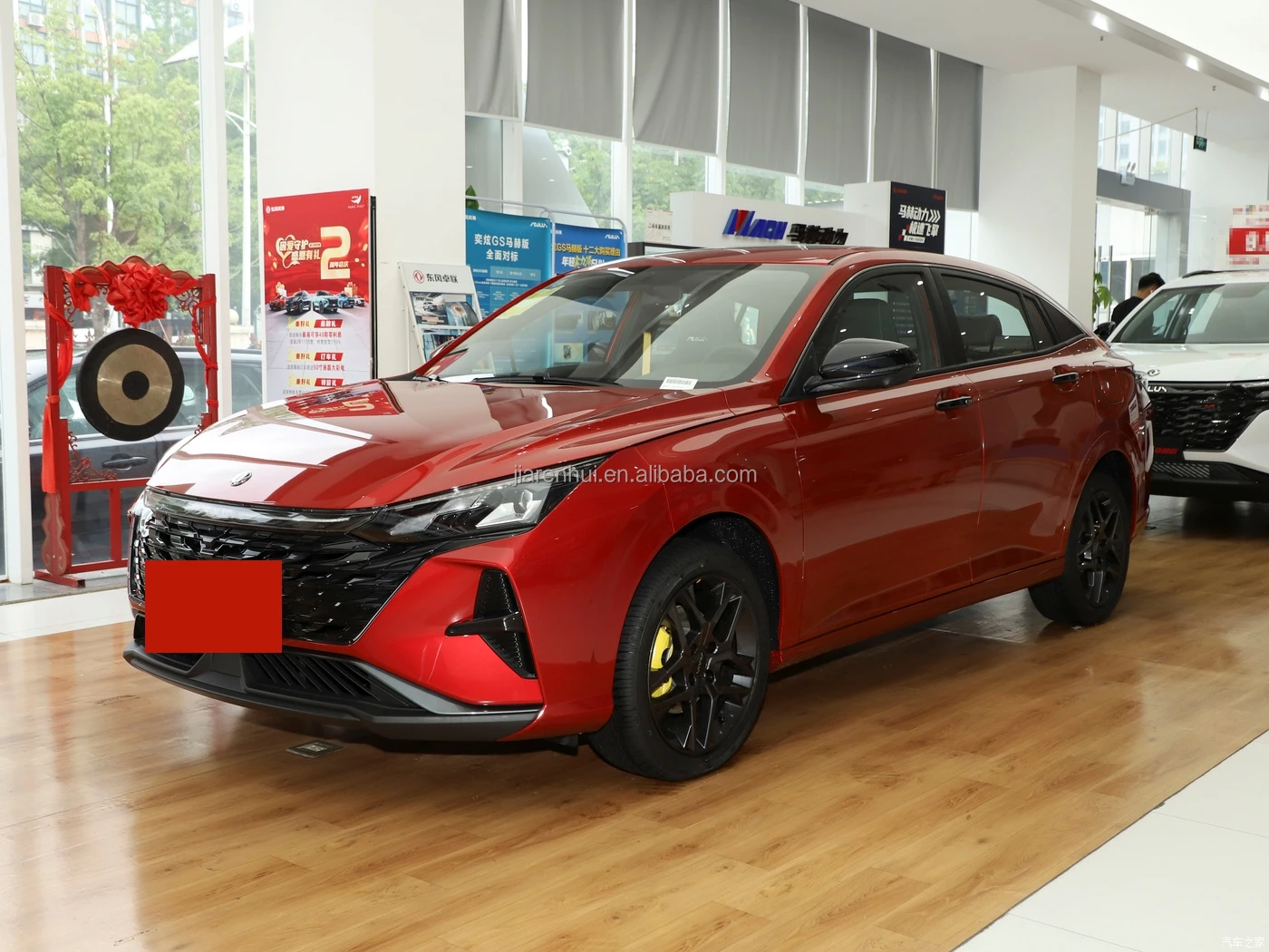 연료 효율적인 Dongfeng Yixuan 2024 1.5l 자동 진수 버전 1.5l 125 마력 L4 가솔린 4 도어,5 인승 ...