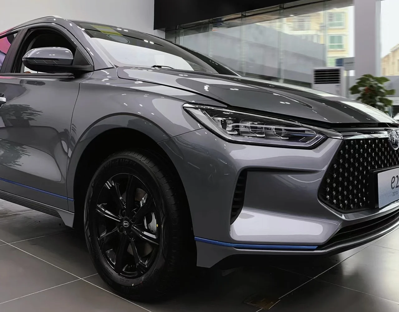China New Vehicle Byd E2 2024 6 Left Hand Drive In Stock New Energy Electric High Speed Electric ...