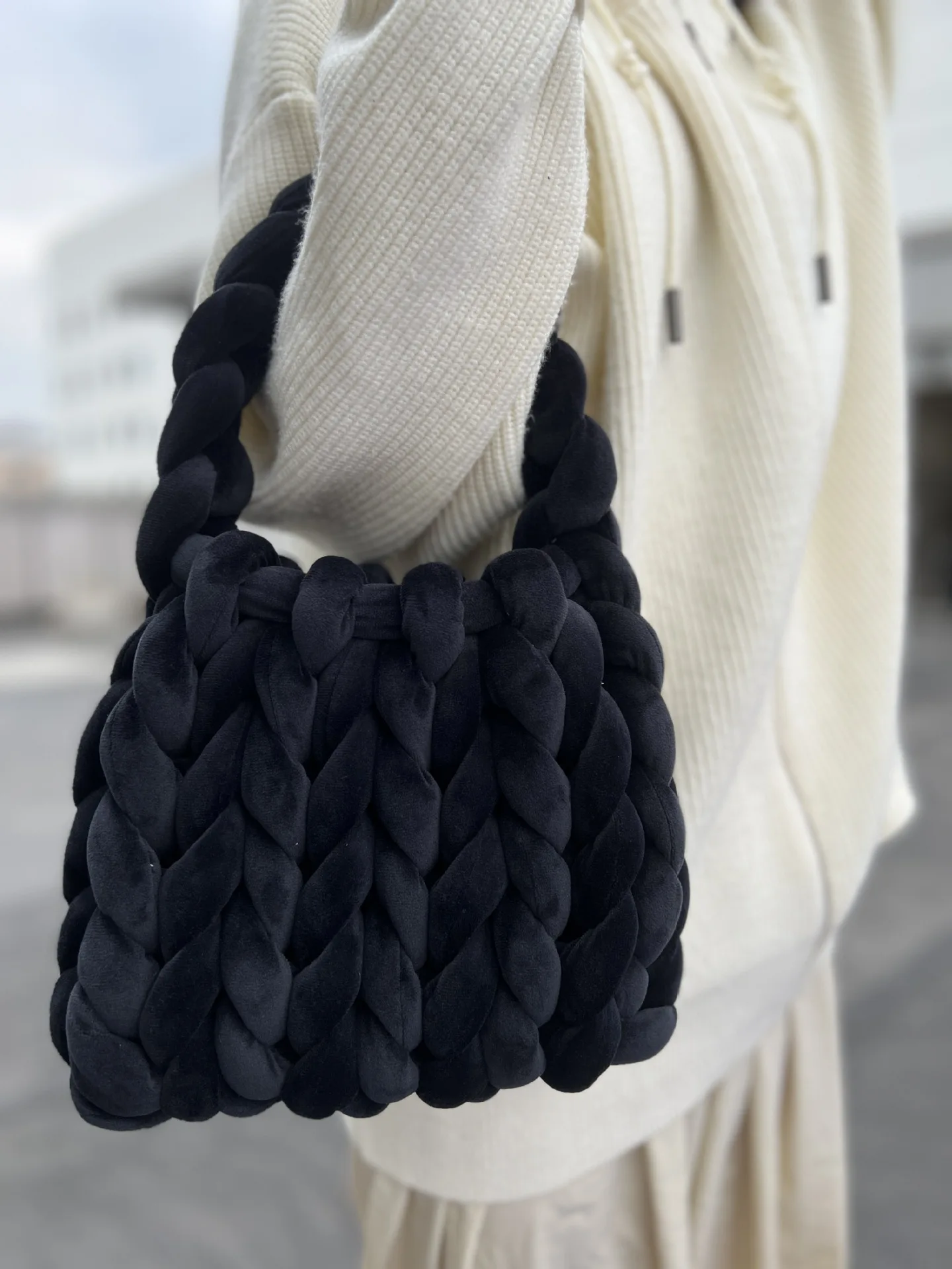 High Quality Chunky Knit Crochet Purse Outfit Inspo Chunky Yarn ...