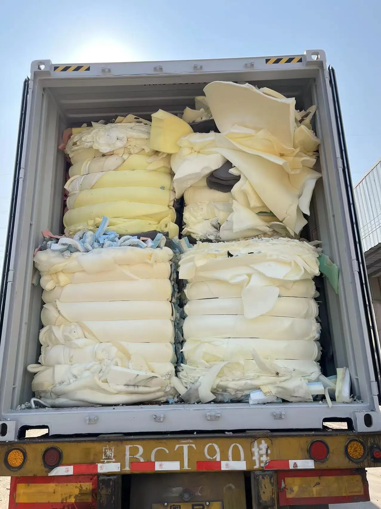 Crushed Sherred Fabric Foam Scrap For Pillow And Toys Fillings - Buy ...