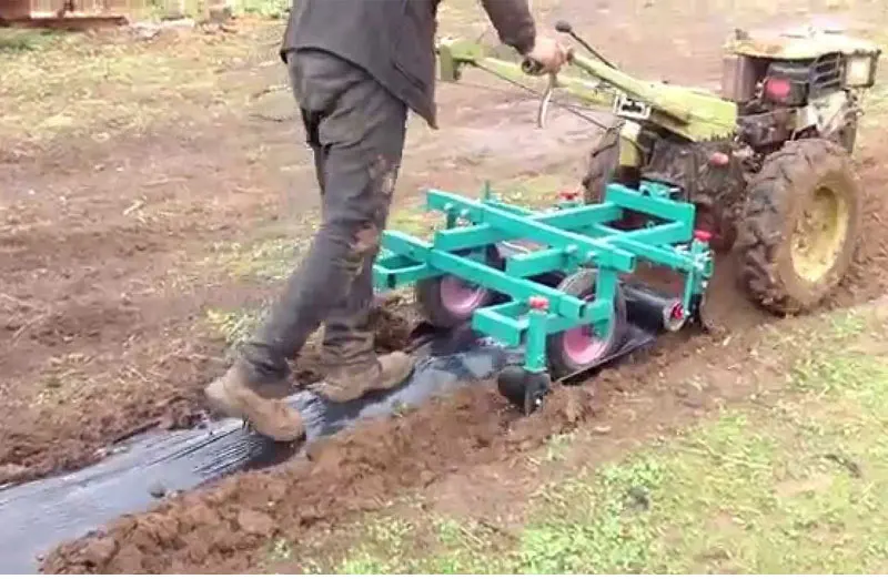 Multifunctional Walking Tractor Mounted Fertilizer Sprayer Mulch ...