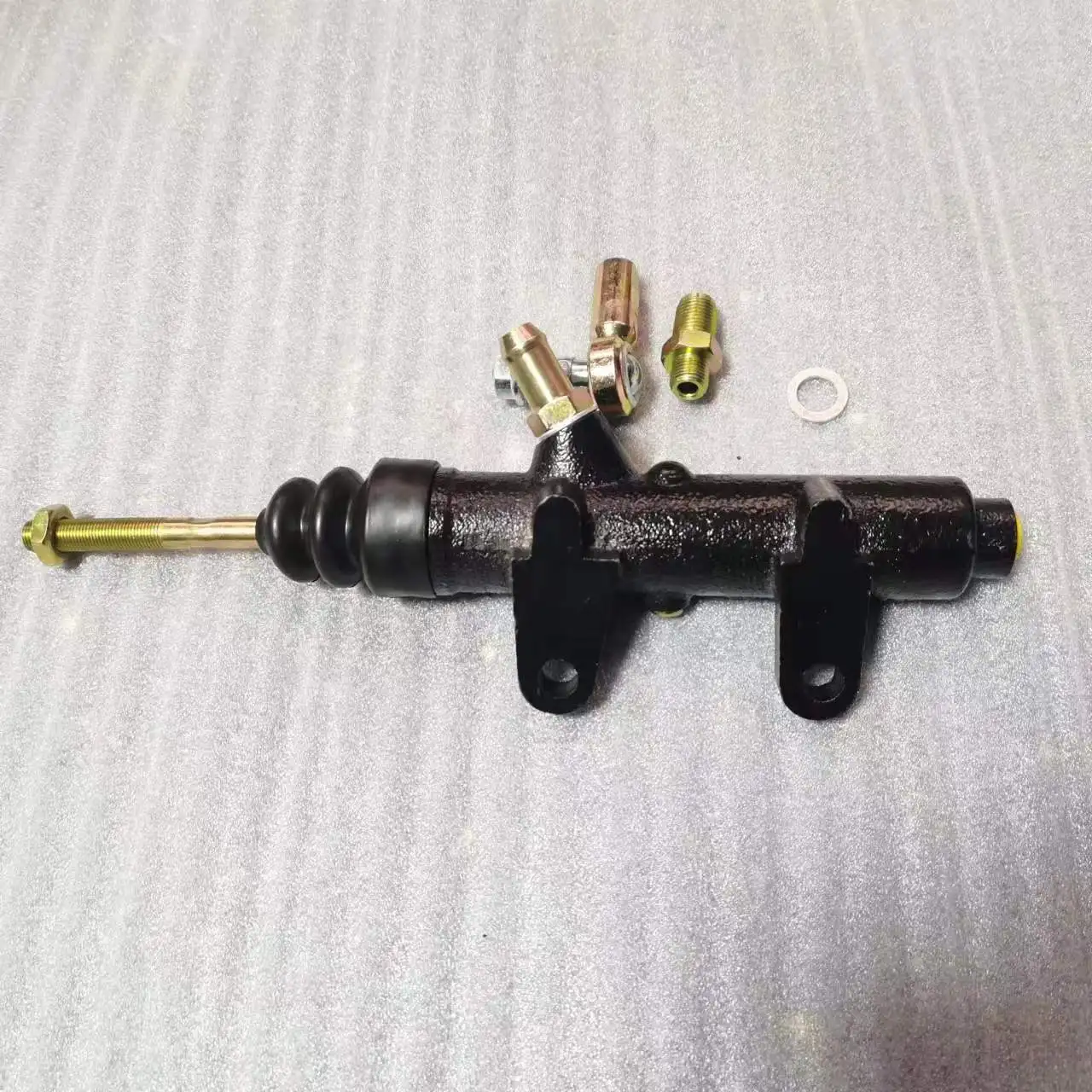 Clutch Master Cylinder for Dongfeng Truck - 1604010-C0100