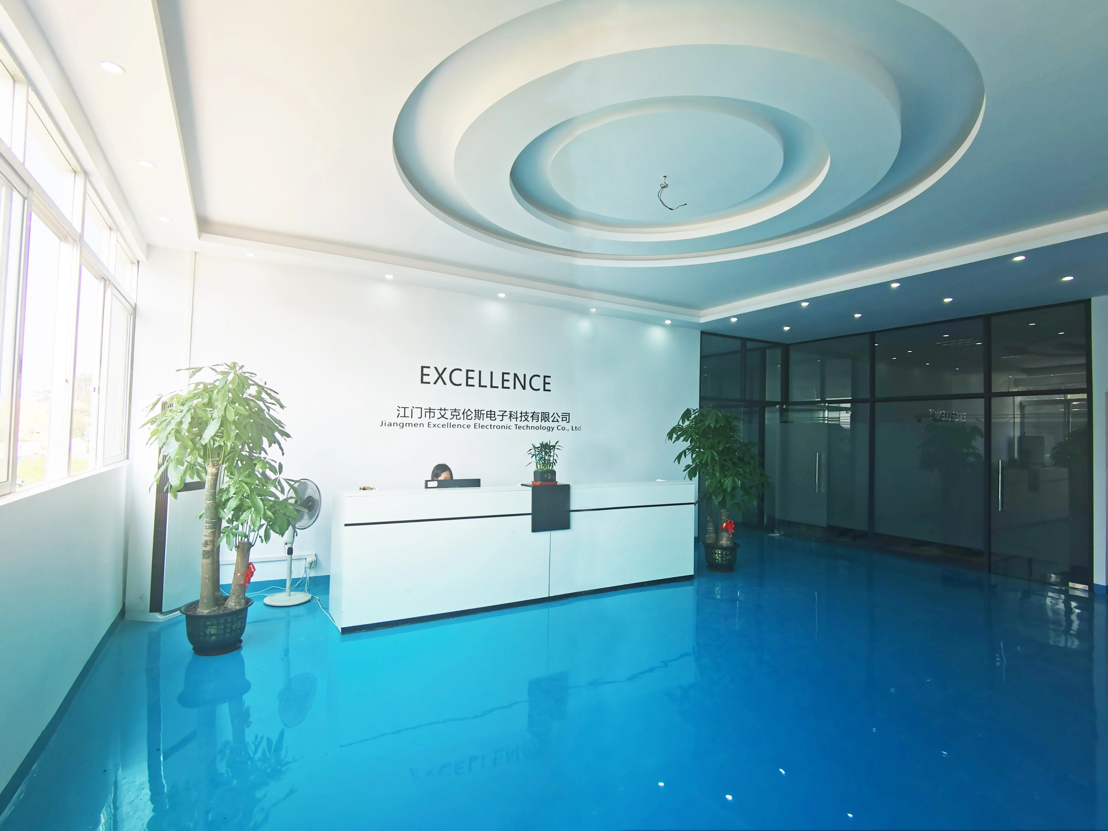 106mm Rotating Globe - Perfect for Desk Decor & Education