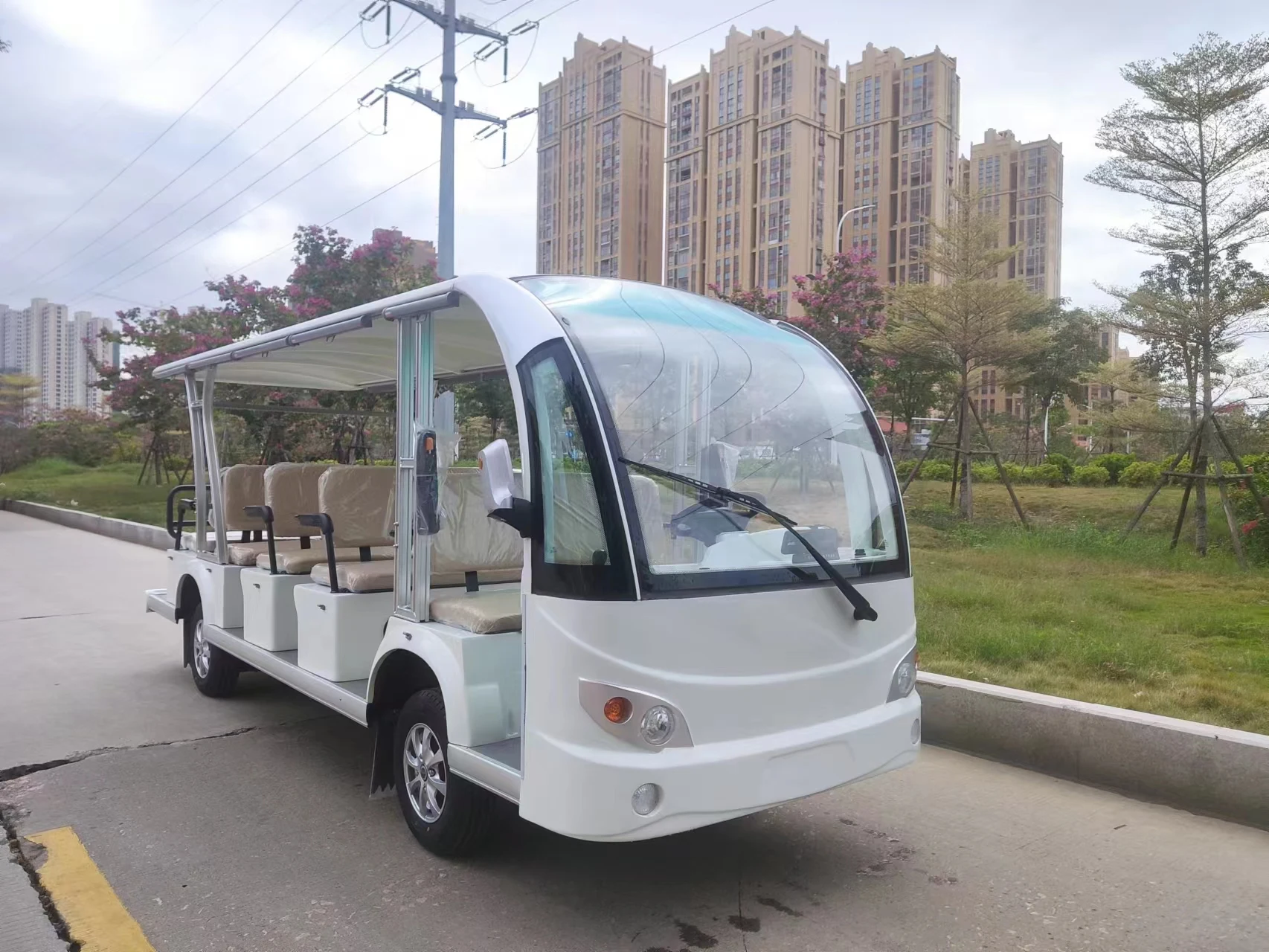 2024 HDK EVOLUTION Electric Golf Cart - 14 Passenger Capacity