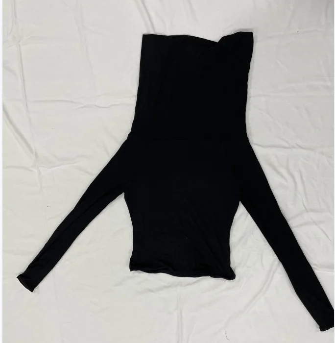 Slope Shoulder Wide Neck Slim Fitting Shape Top With Match Fitting ...