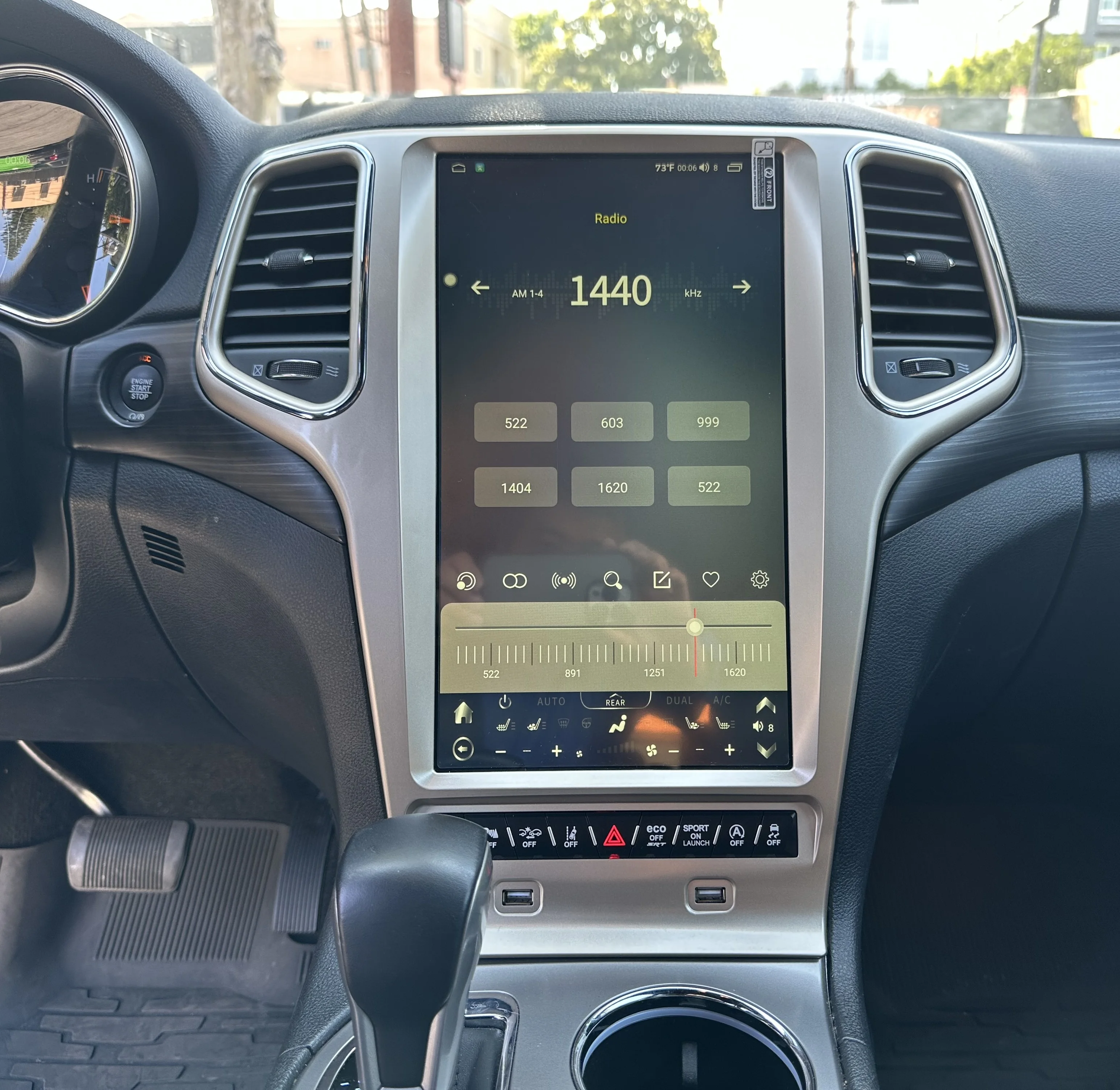 Android Head Unit - Tesla Style Screen Radio for Jeep 2014-2022