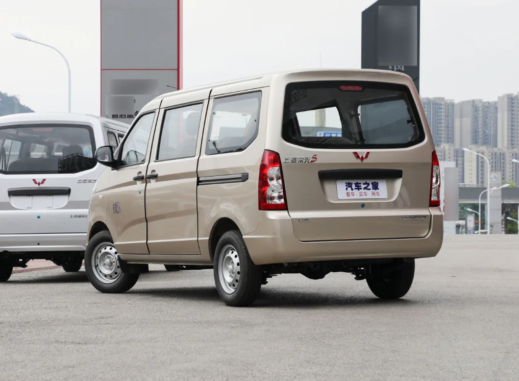 Hot Sale 7 Seats Cargo Van Mpv Passenger Car Saic Gm Wuling Rongguang S ...