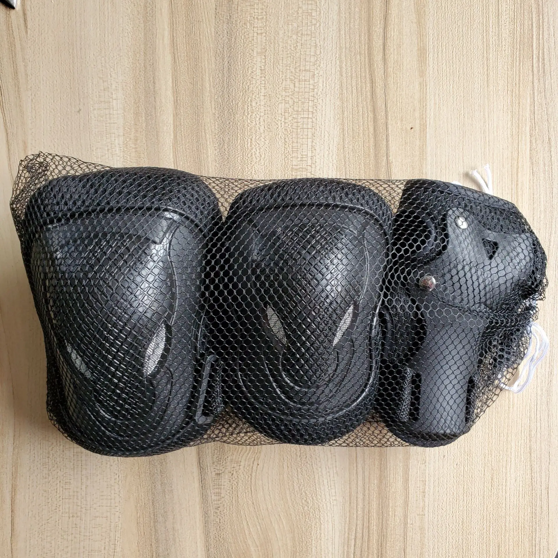 Seemore Kids Youth Inline Skates & Protective Gear Set