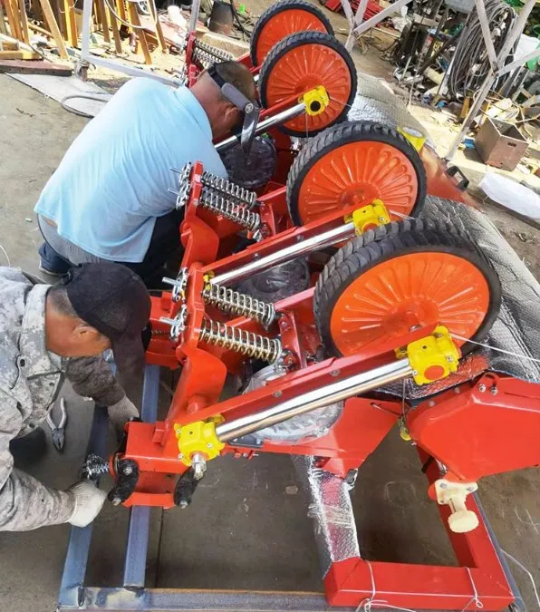 4 Rows Maize Planter for Tractor - Fertilizer Corn Seeder with ...