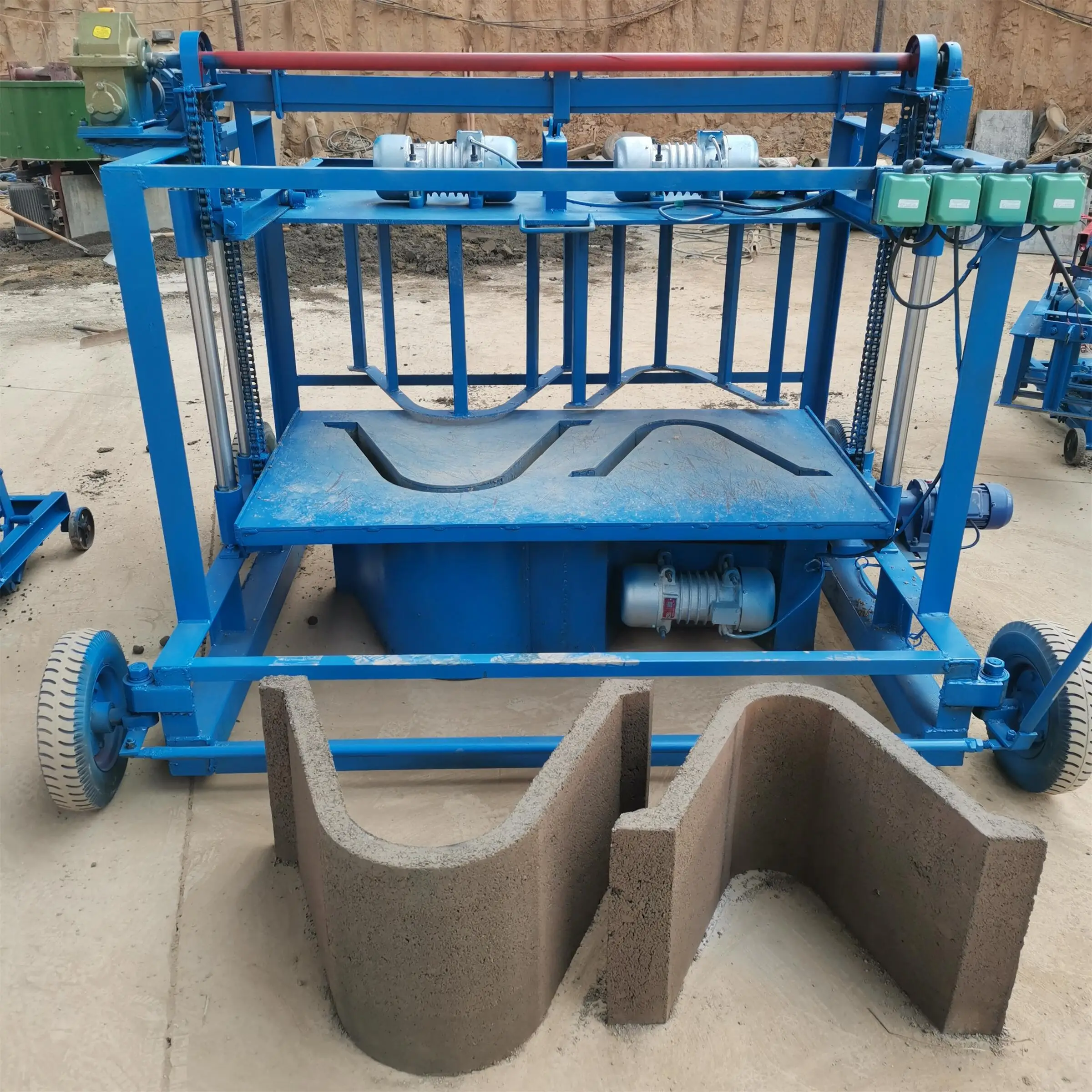 Precast Concrete Drainage Irrigation Canal Forming Machine Produces ...