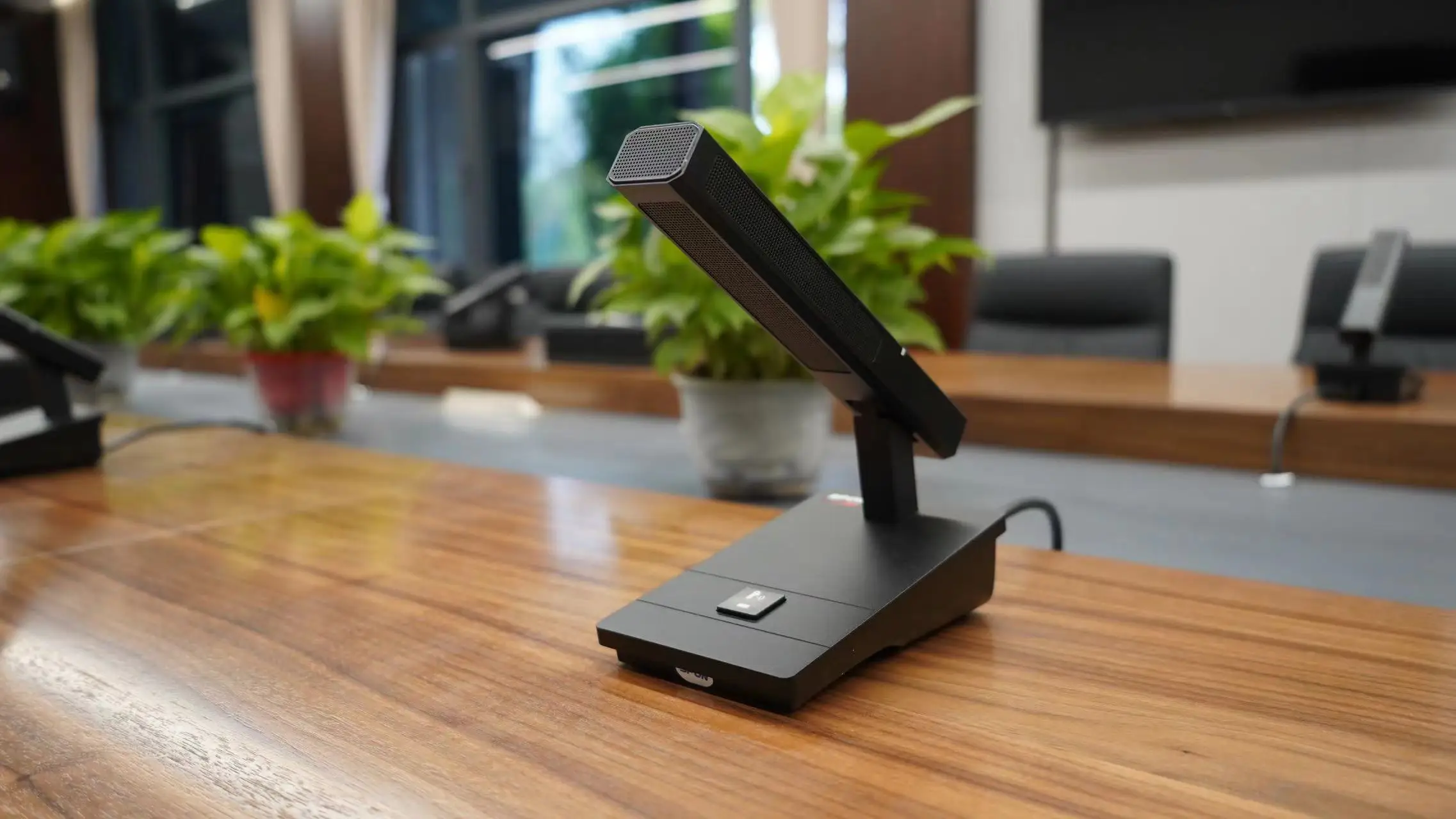 Wireless Mixed Gooseneck Microphones for Conference Systems