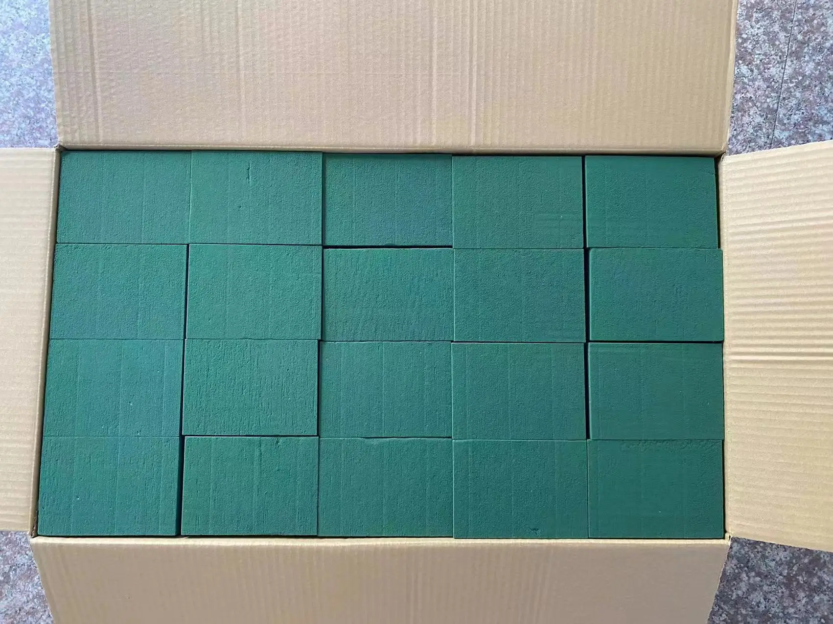Wet Floral Foam Bricks - Perfect for Fresh Flower Arrangements