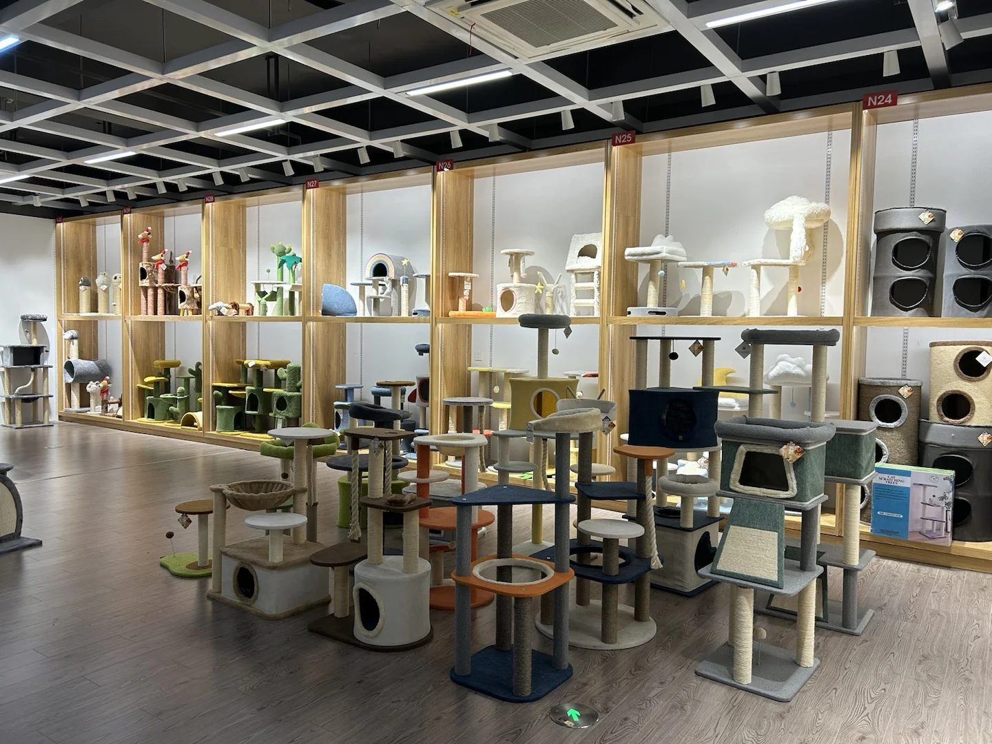 Real Branch Luxury Cat Condo Natural Wood Cat Tower Cat Scratching Tree ...