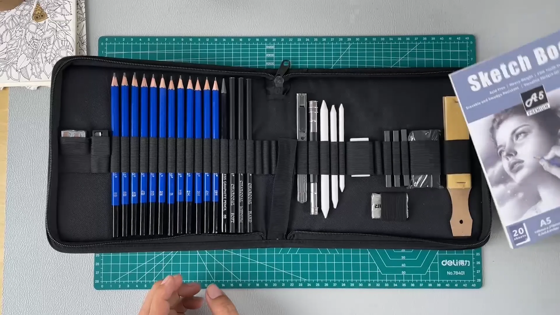 34pcs Sketch And Draw Pencil Set In Nylon Case Including A Sketch Pad ...