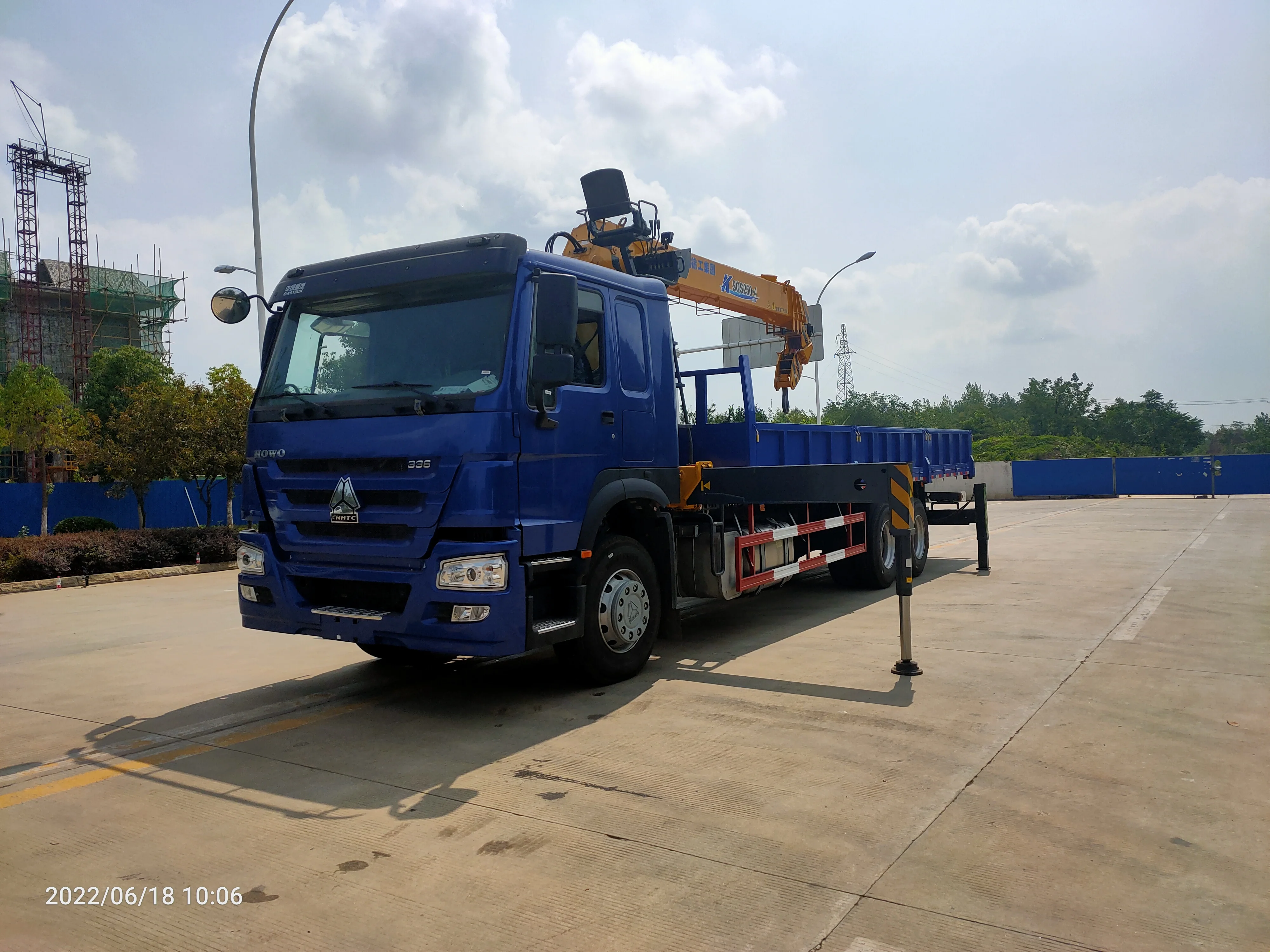 Truck With Arm Crane Cargo Boom Truck Mobile Telescopic Crane 10 Ton ...
